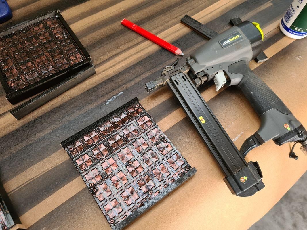 Repurpose Aluminum Cans Into a Wall Hanging : 16 Steps (with Pictures ...
