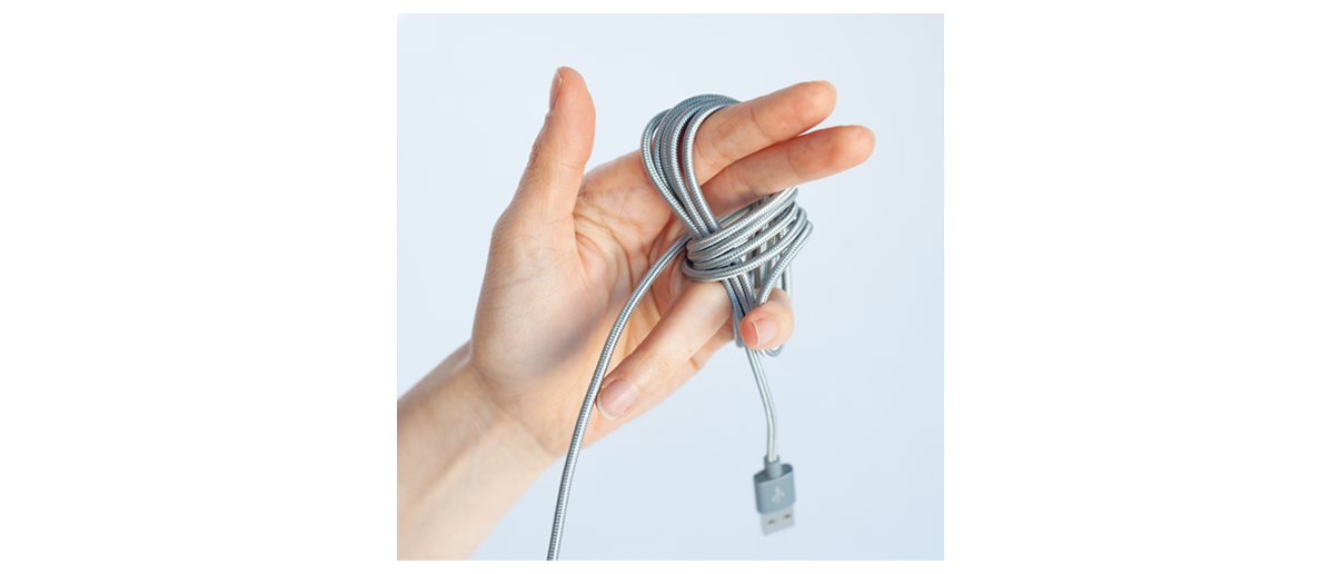 How to Make a Weighted Knot Charging Cable With FixIts : 6 Steps (with ...