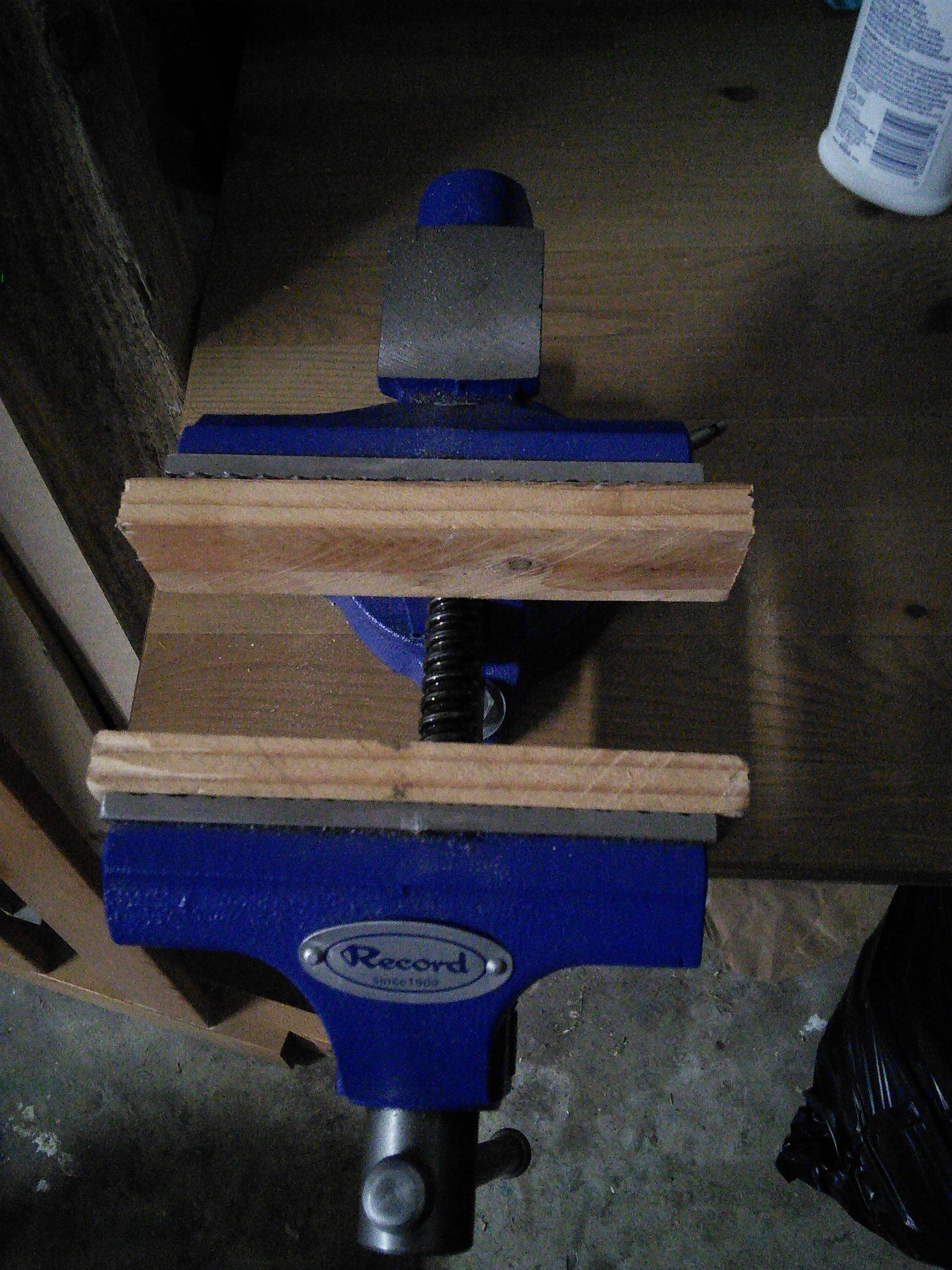 Magnetic Wooden Vise Bumpers : 4 Steps - Instructables