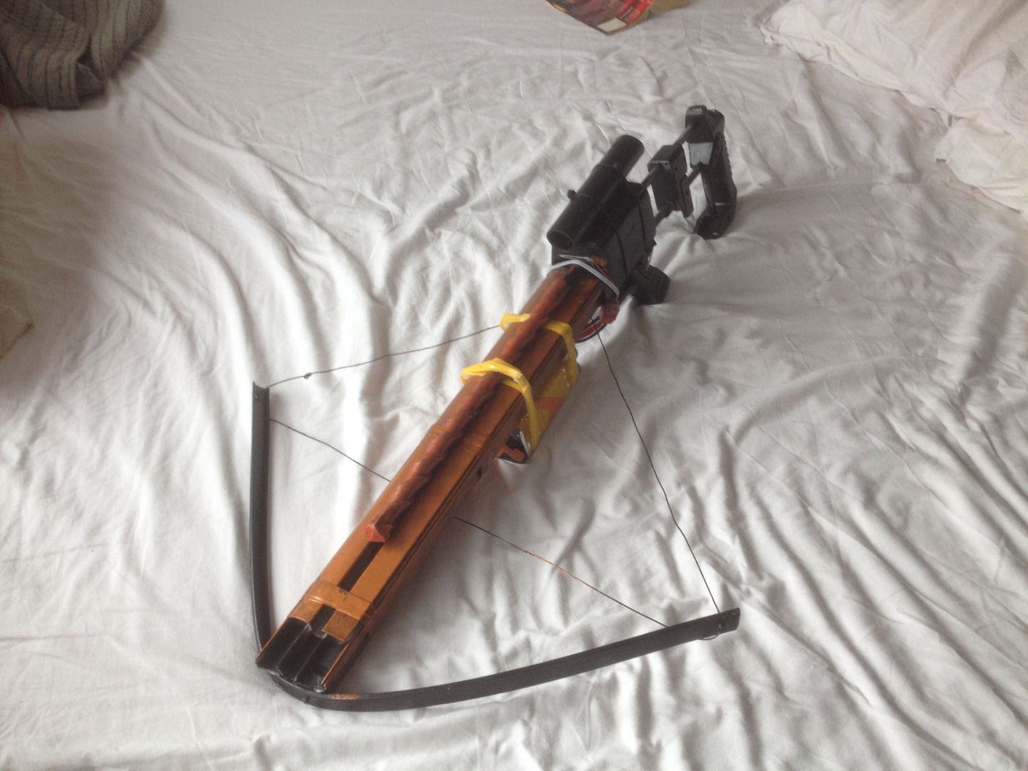 Half Life 2 Crossbow Prop : 3 Steps - Instructables