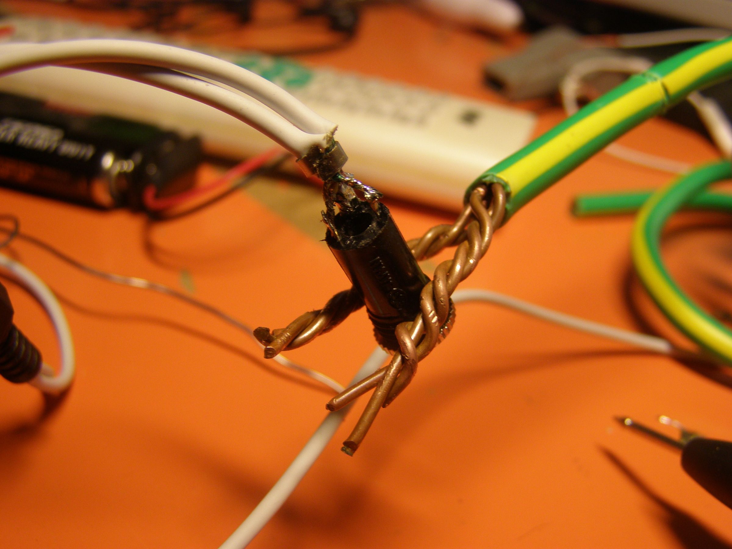 Apple Ipod Headphone Hack : 3 Steps (with Pictures) - Instructables