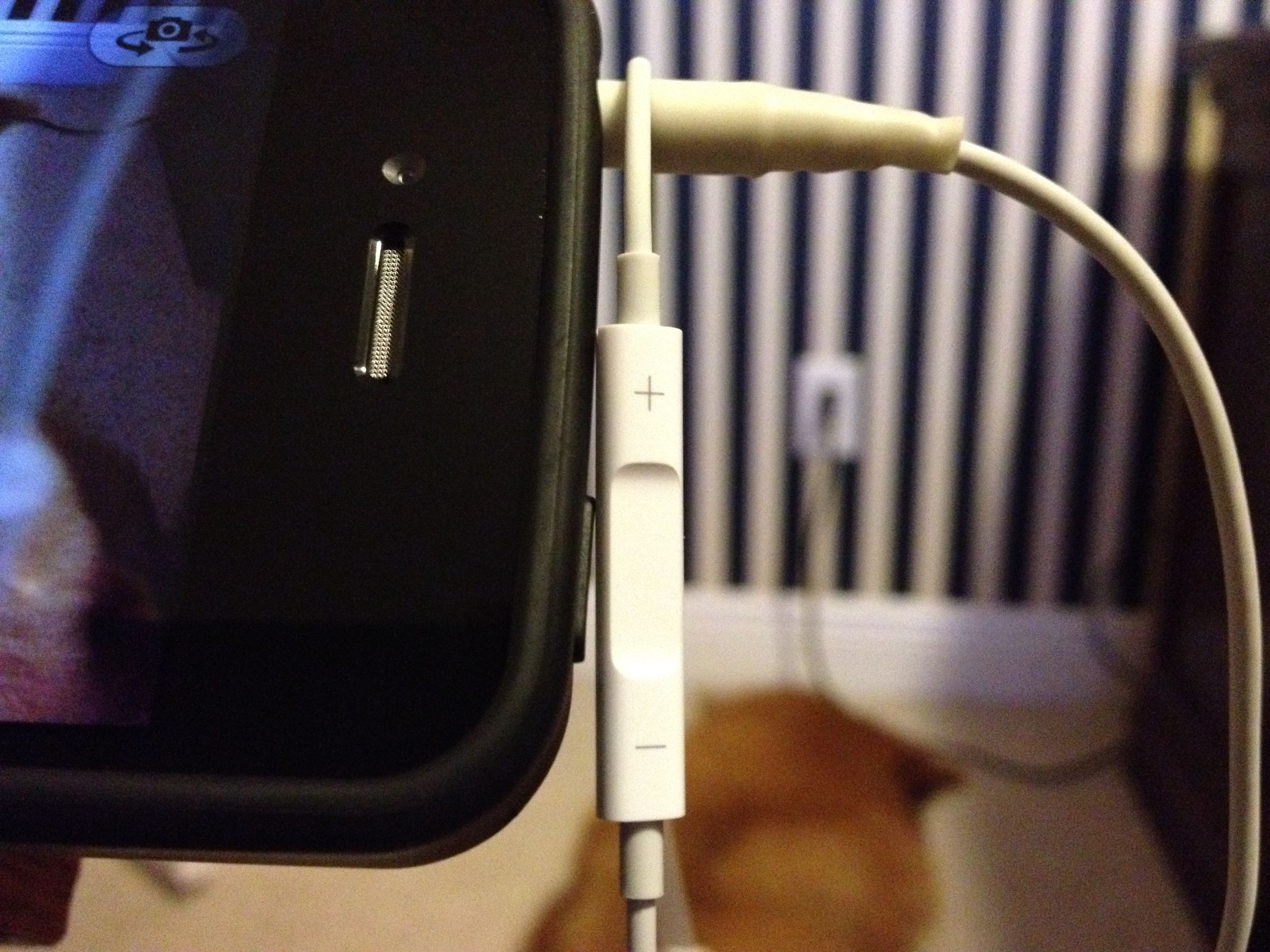 IPhone/iPod Touch Tripod Mount! : 4 Steps (with Pictures) - Instructables