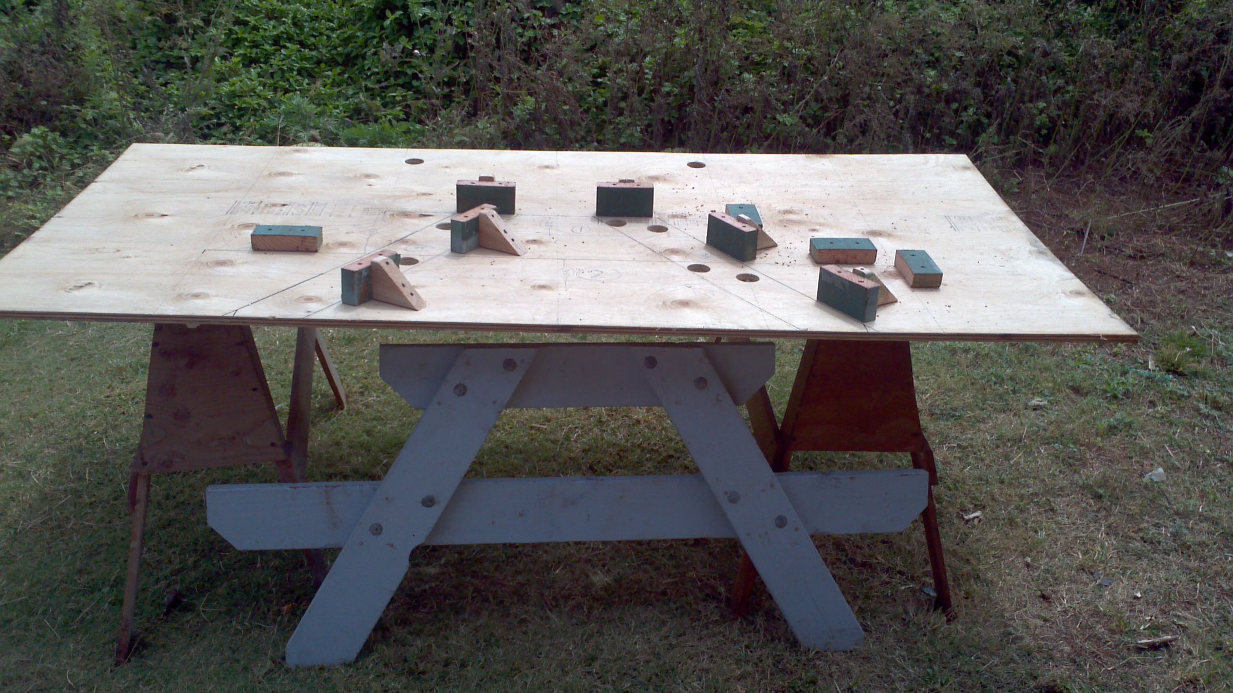 ADA-compliant Picnic Tables : 5 Steps (with Pictures) - Instructables