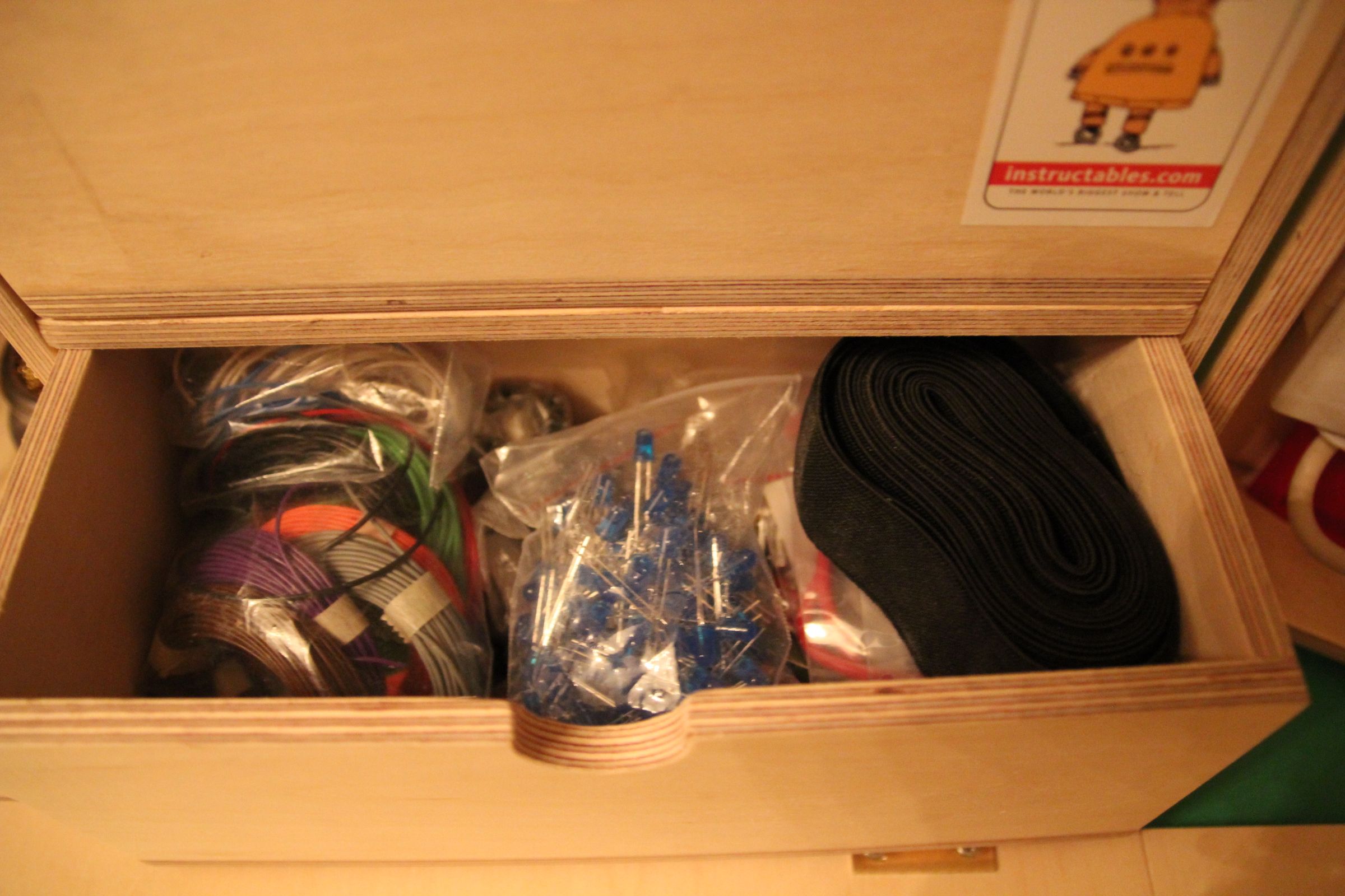 Make a Portable Workstation : 14 Steps (with Pictures) - Instructables