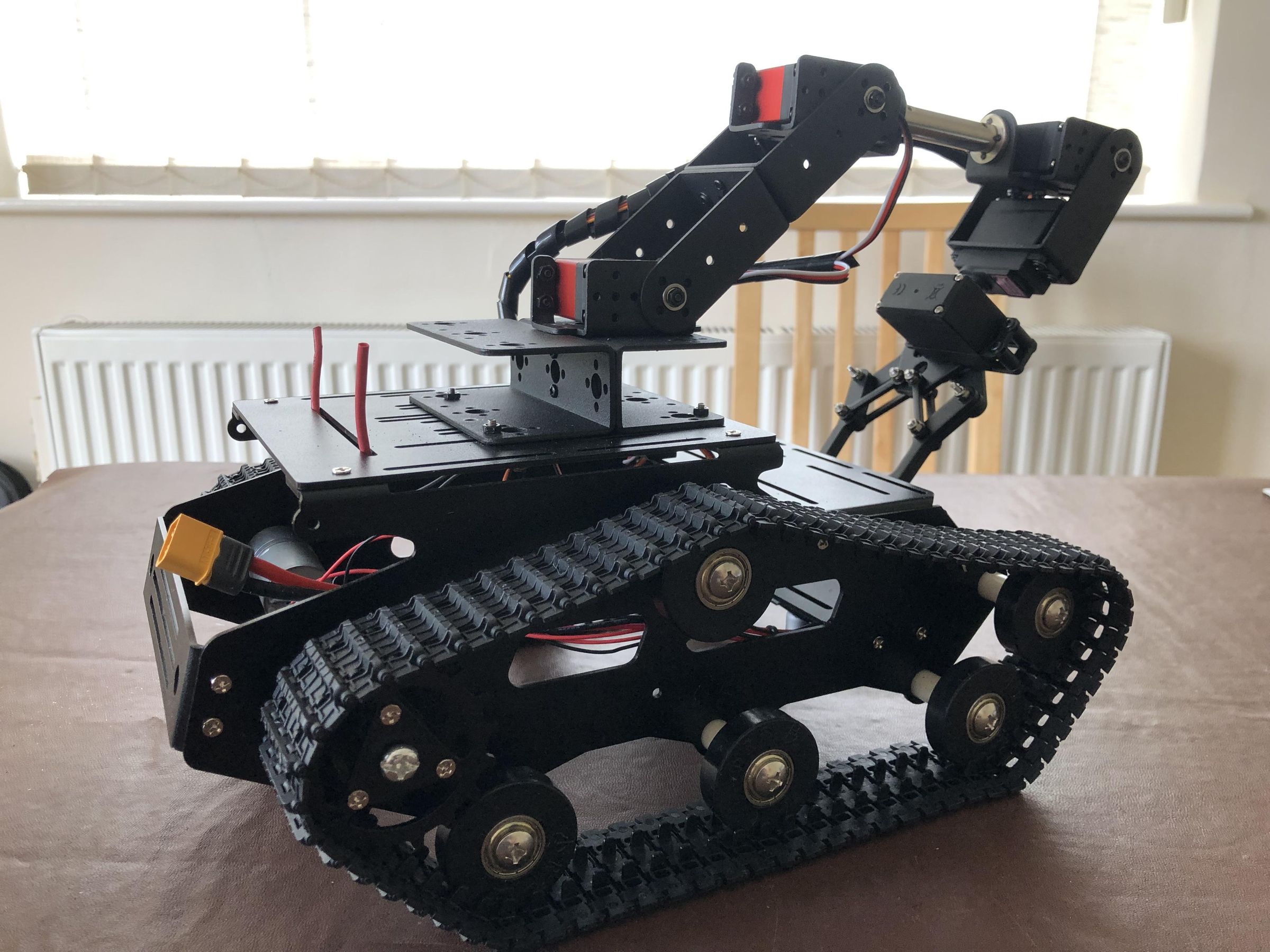 Radio Controlled YueWalker Tracked Chassis With Robot Arm - Instructables