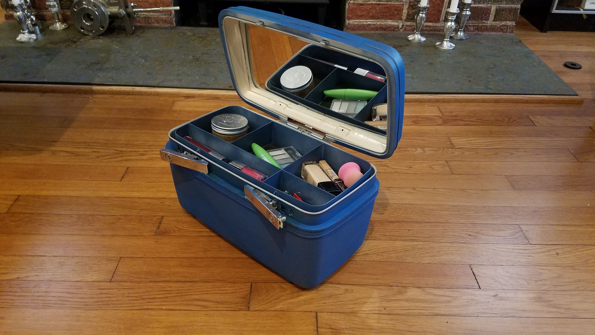 Revitalize a Vintage Make-Up Box : 15 Steps (with Pictures) - Instructables