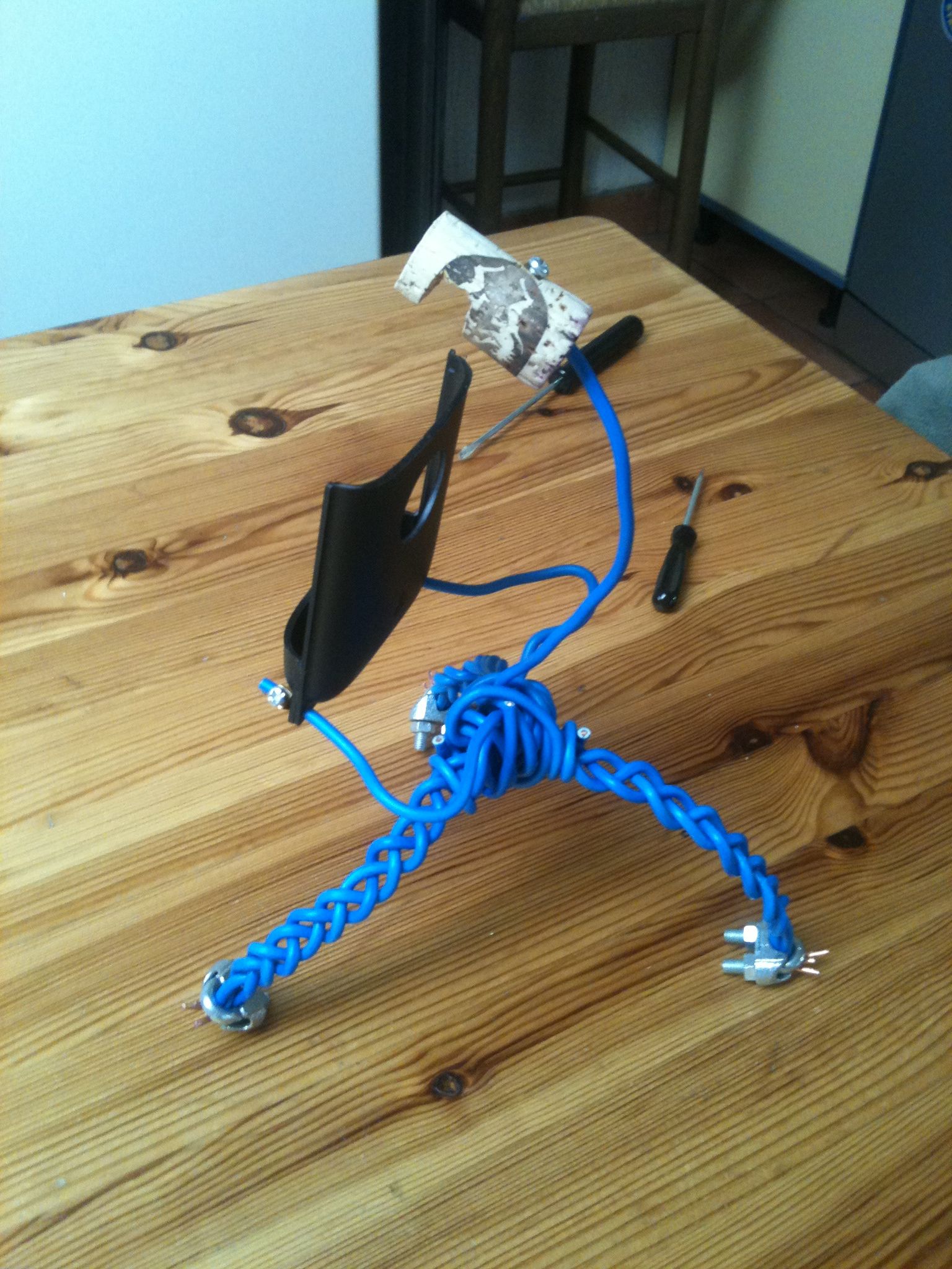 Cheap and Sturdy IPhone Tripod/holder : 8 Steps - Instructables