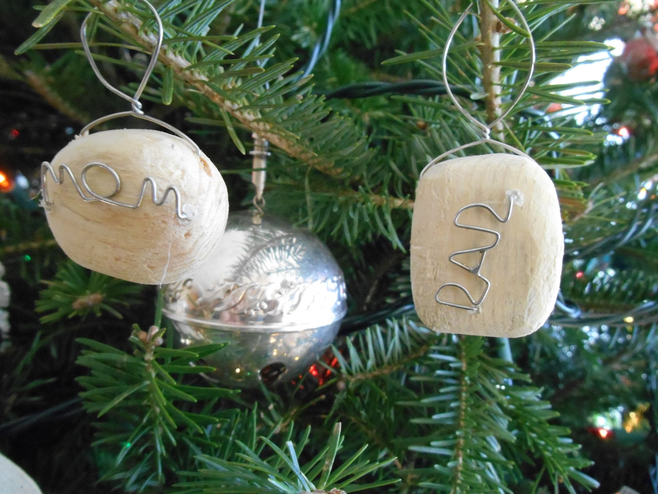 Customizable Ornaments From Notebook and Wood : 8 Steps - Instructables