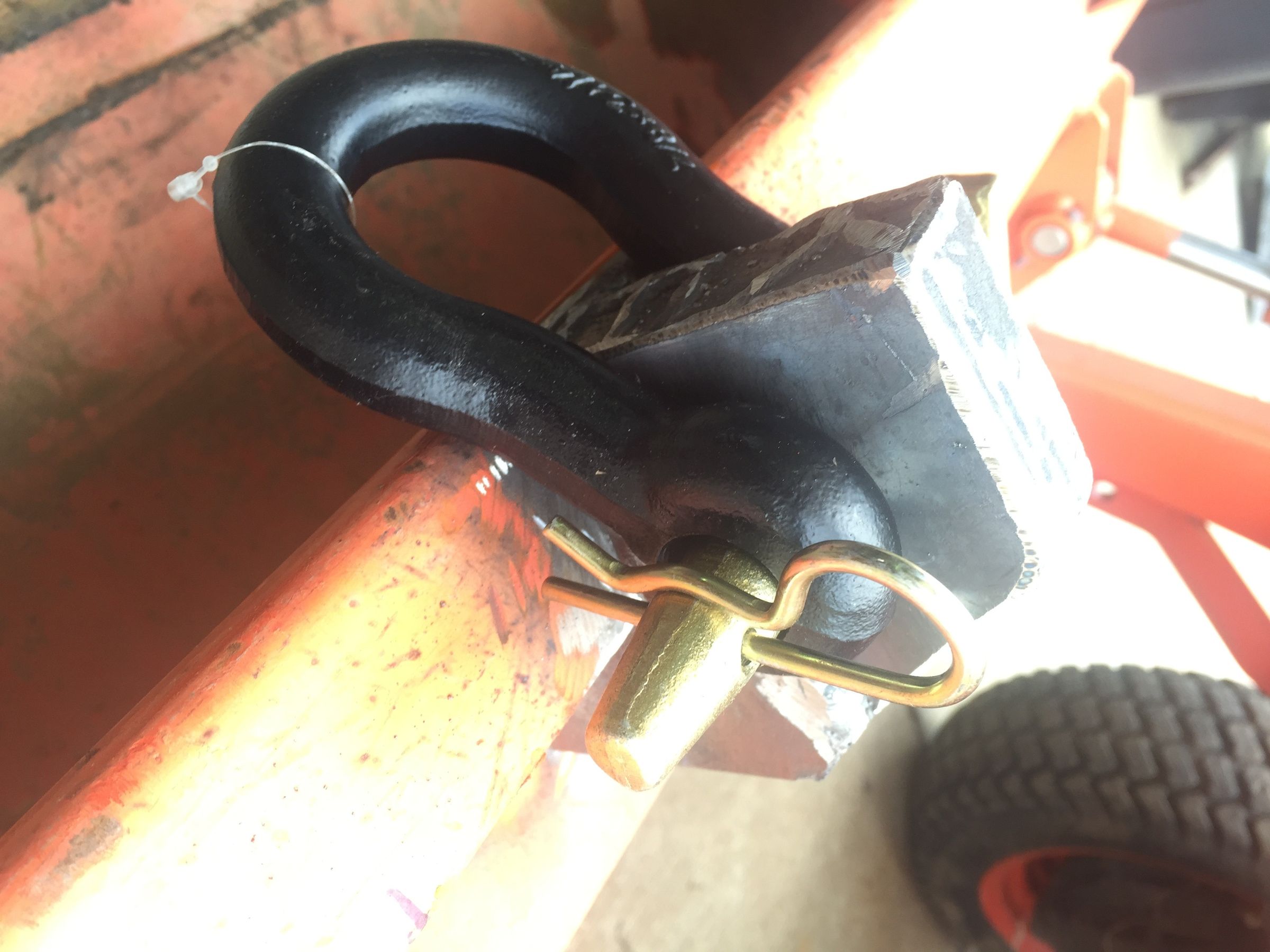 Tractor Bucket Attachment Point (Let's Lift Heavy Stuff!) : 8 Steps ...