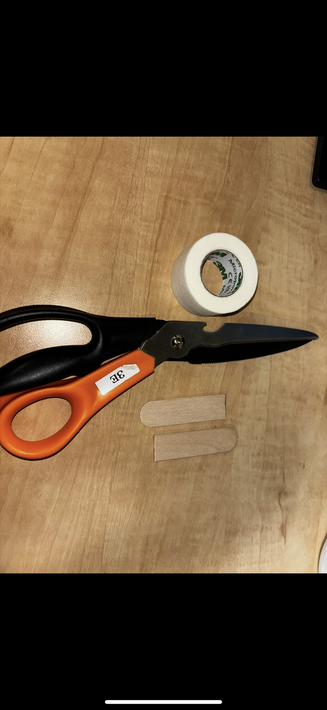 How to Splint a Finger at Home : 5 Steps - Instructables