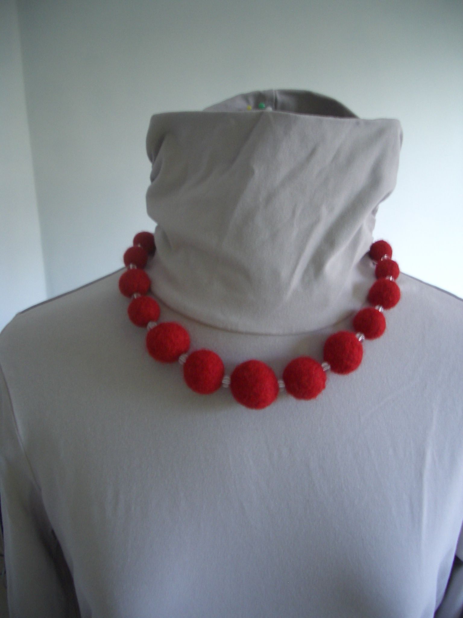 Felt Balls From Knitting Wool for a Chunky Bead Necklace : 3 Steps ...
