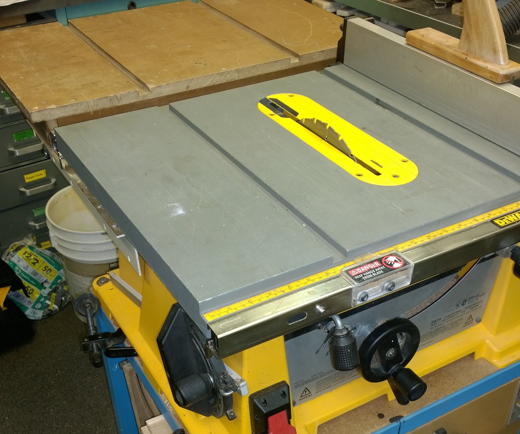 DeWalt Table Saw Enhancements : 4 Steps (with Pictures) - Instructables