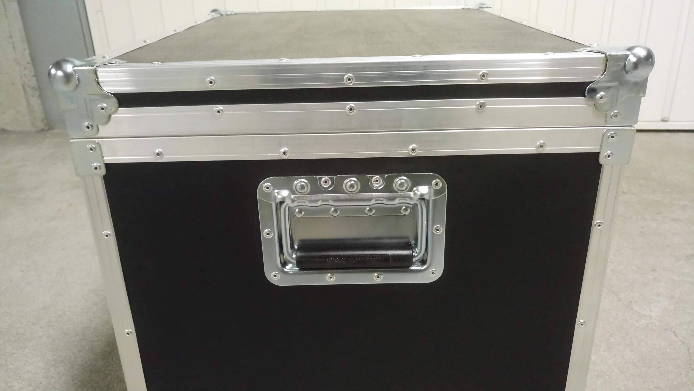 Making of a DIY Flightcase : 9 Steps (with Pictures) - Instructables