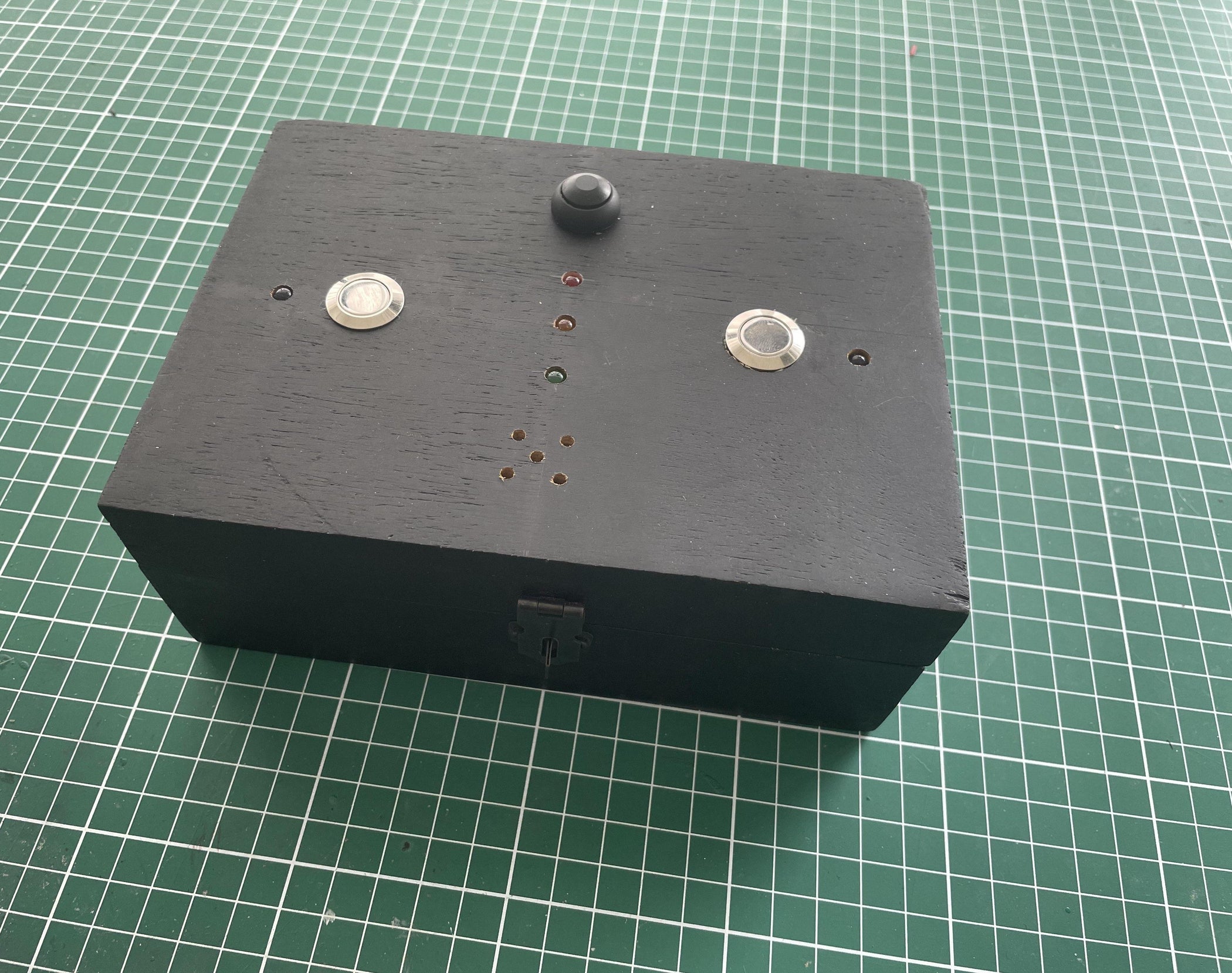 Reaction Game Box 1v1 : 6 Steps - Instructables