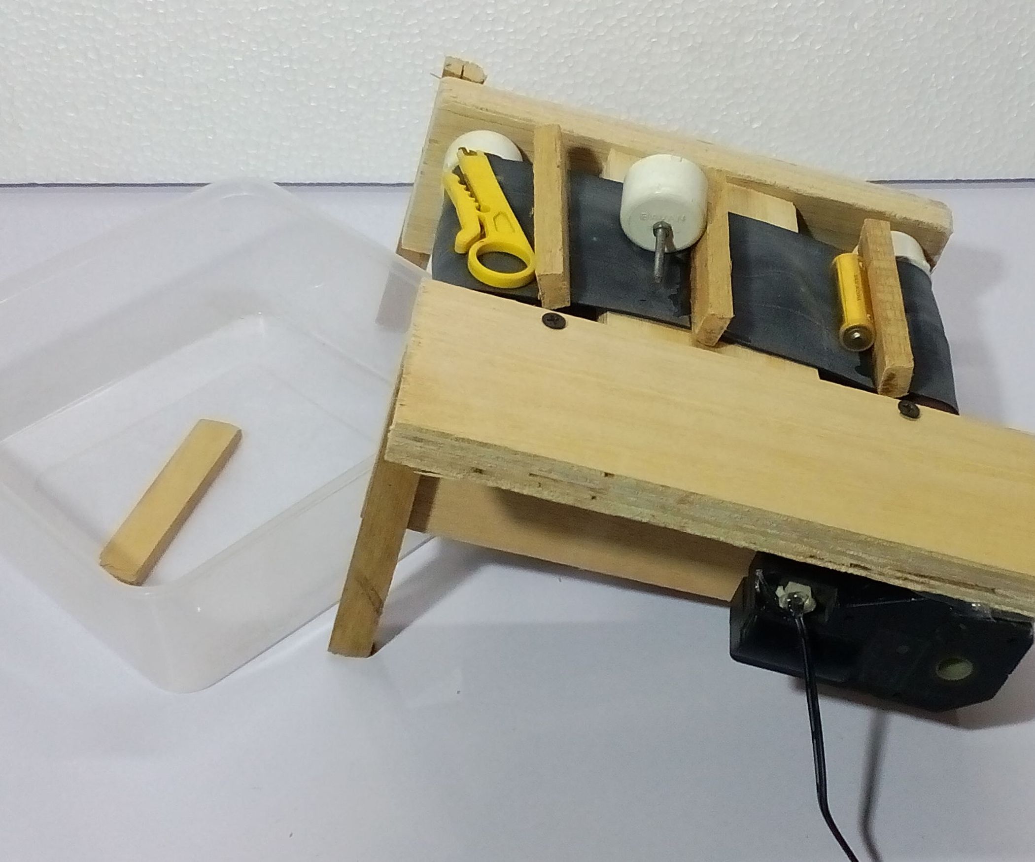 How to Make Mini Conveyor : 4 Steps (with Pictures) - Instructables