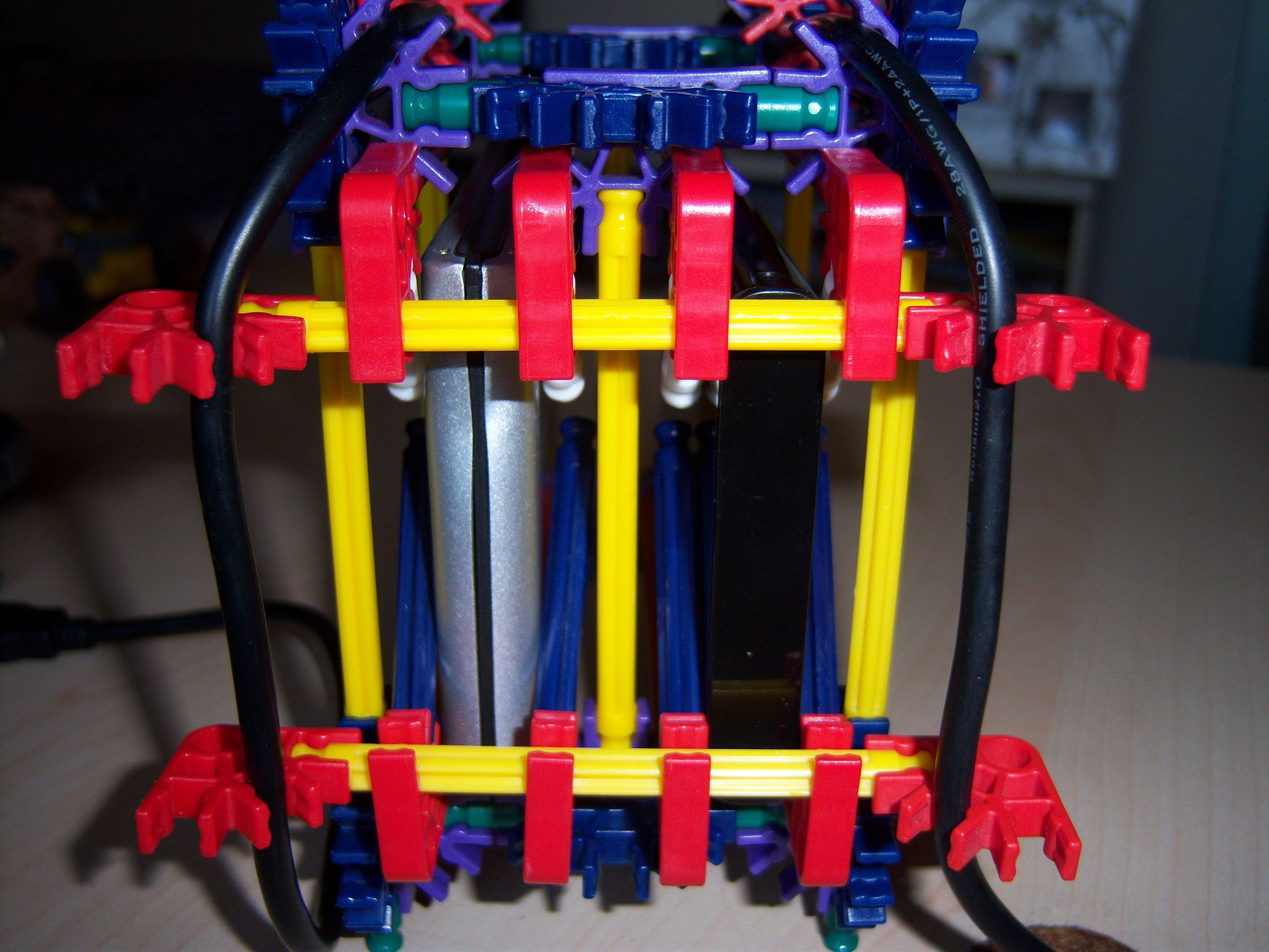 Knex Portable Hard Drive Stand : 6 Steps - Instructables