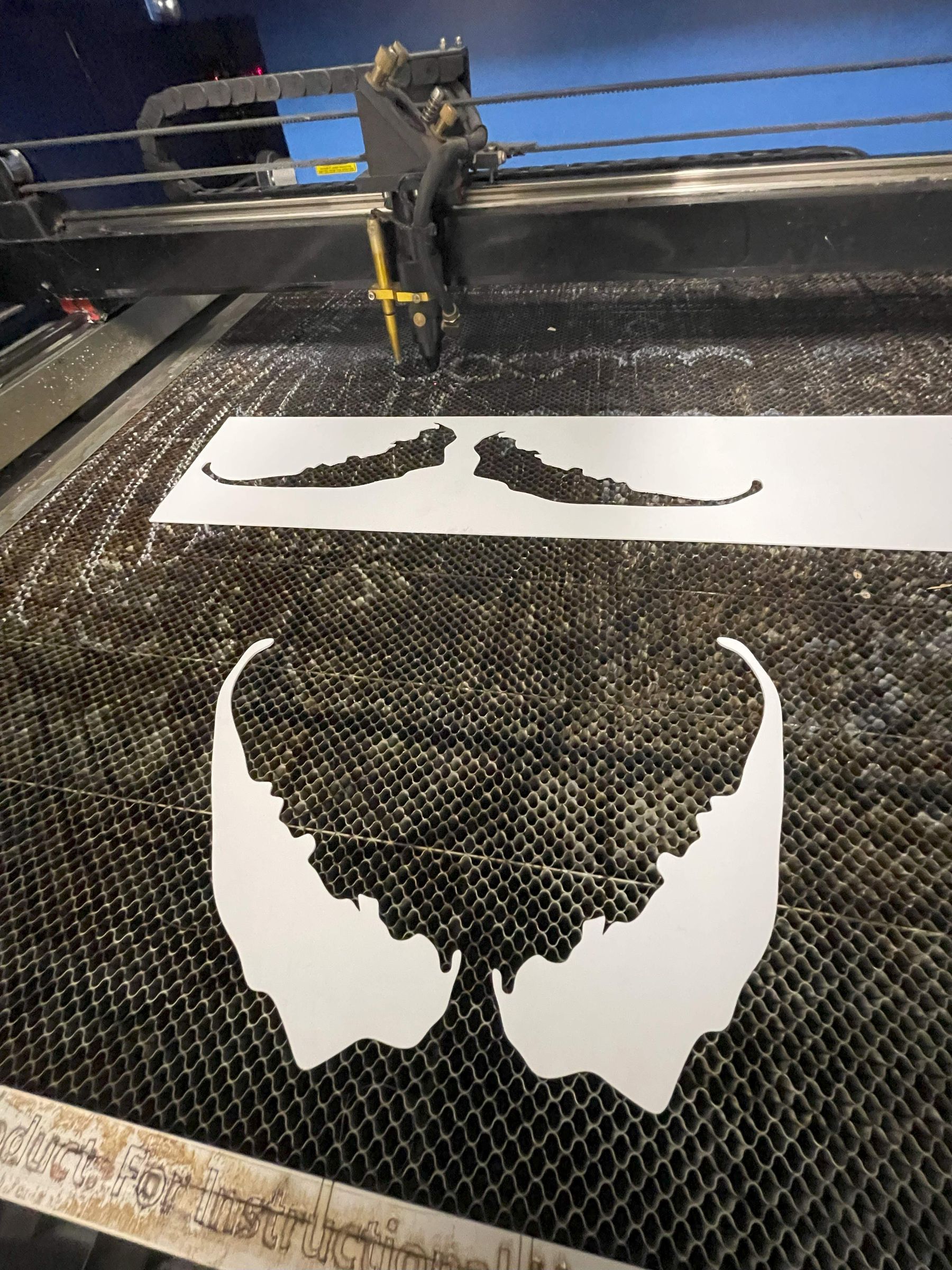 Venom Costume - Eddie Brock With a Symbiote - Puppet and an Extra Arm ...