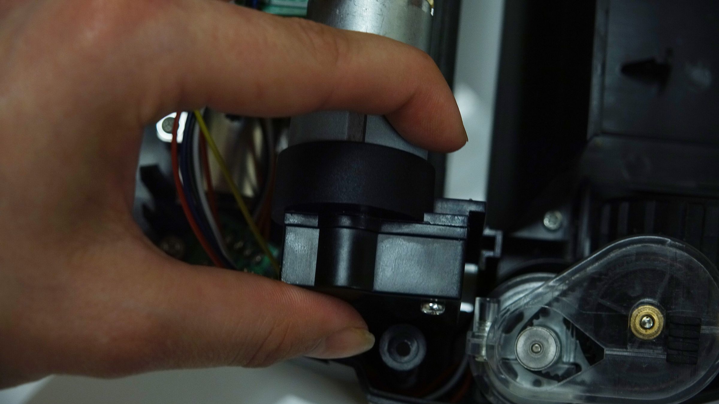 Fix BObsweep's Main Brush Motor : 7 Steps - Instructables