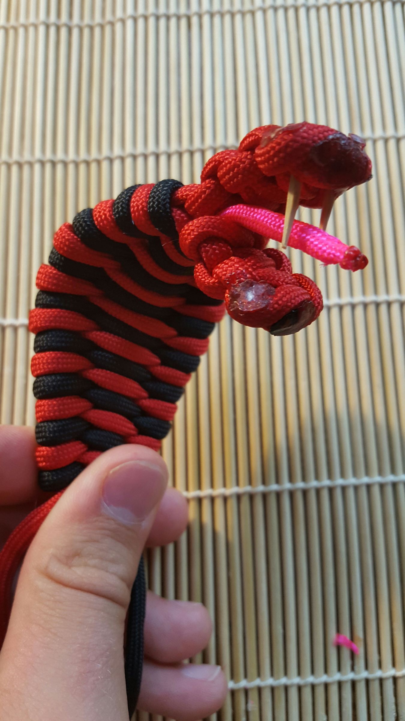 Paracord Snake : 10 Steps (with Pictures) - Instructables
