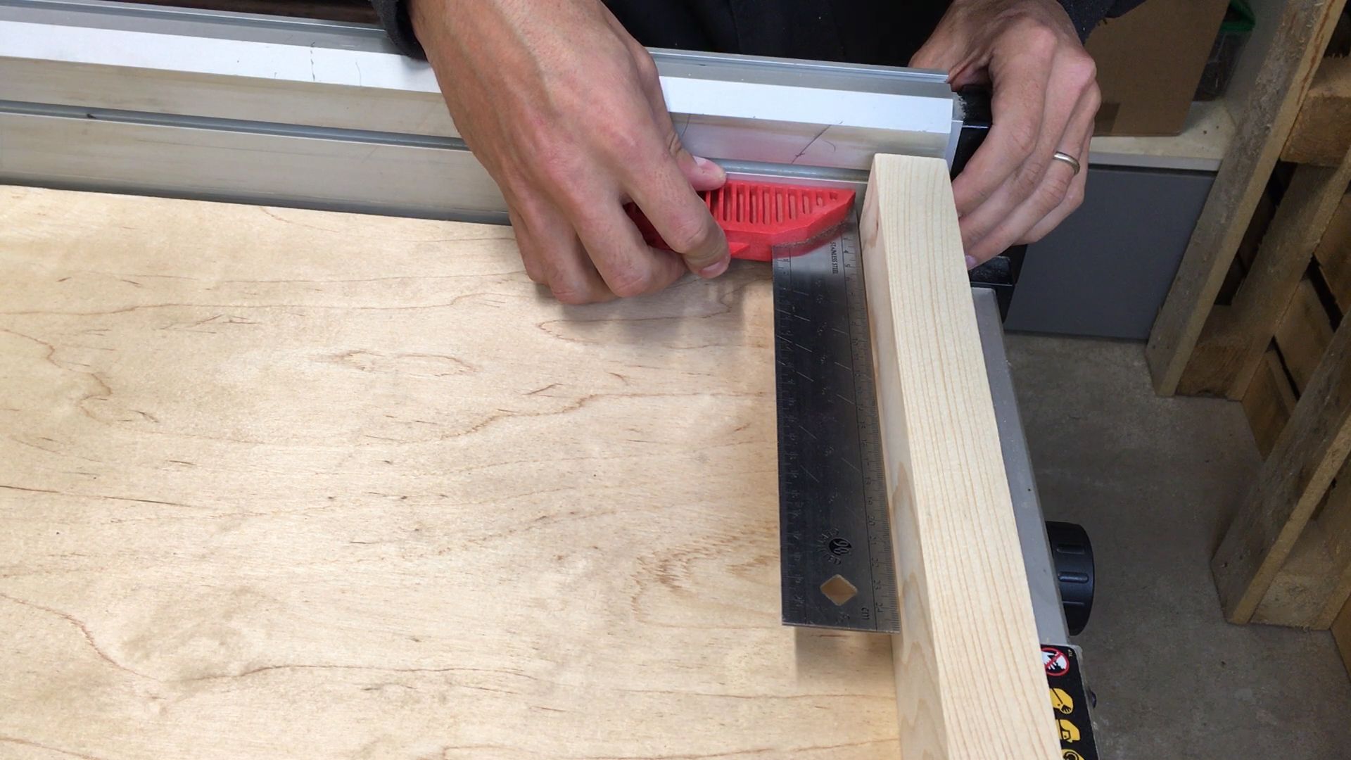 How to Make a CrossCut Sled for Table Saw : 9 Steps (with Pictures ...