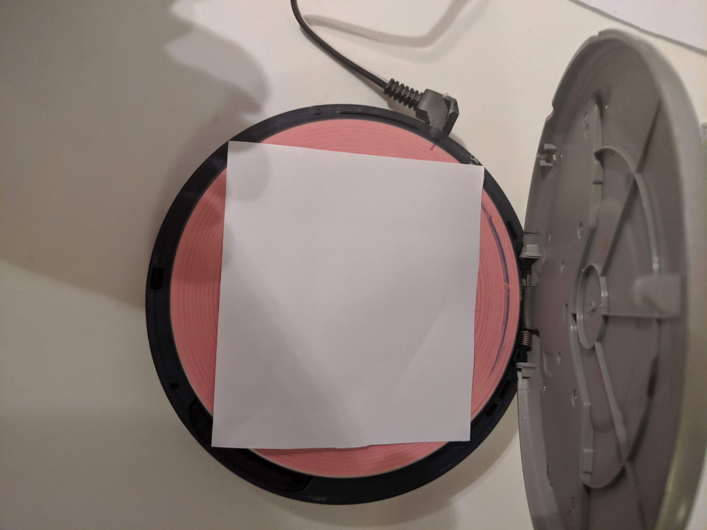 Spin Art - Discman Upcycle : 6 Steps - Instructables