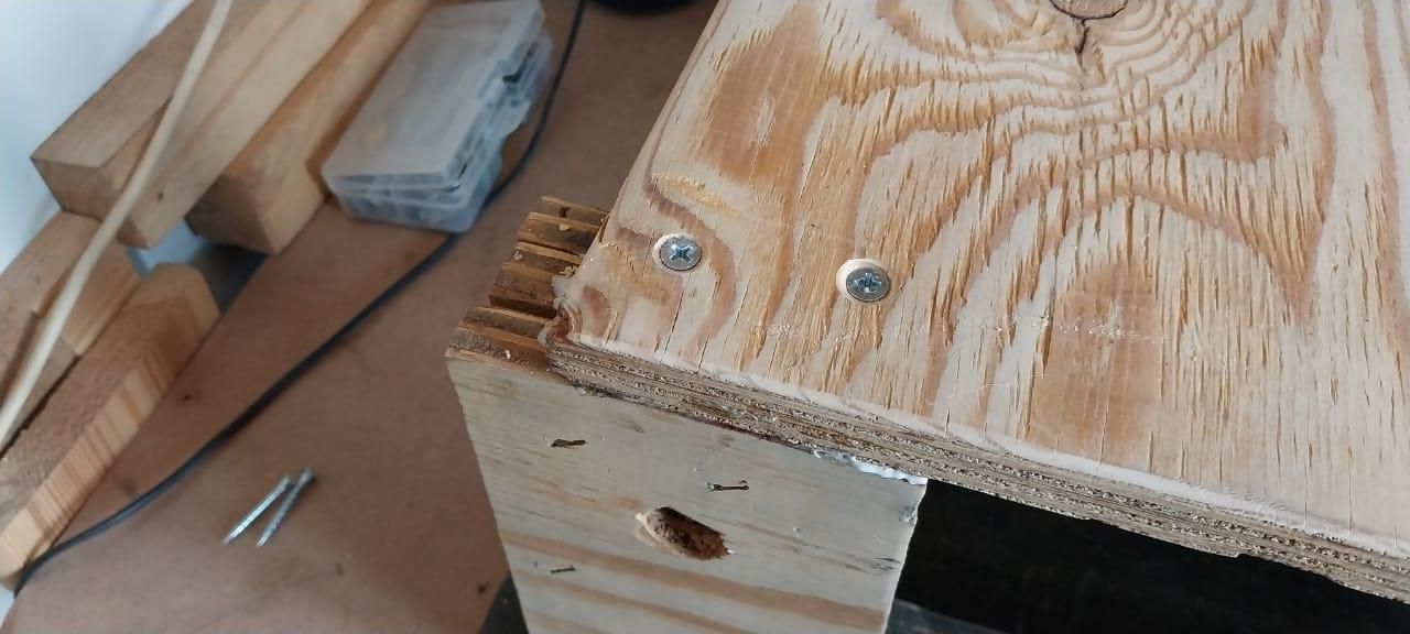 Simple Router Table : 4 Steps - Instructables