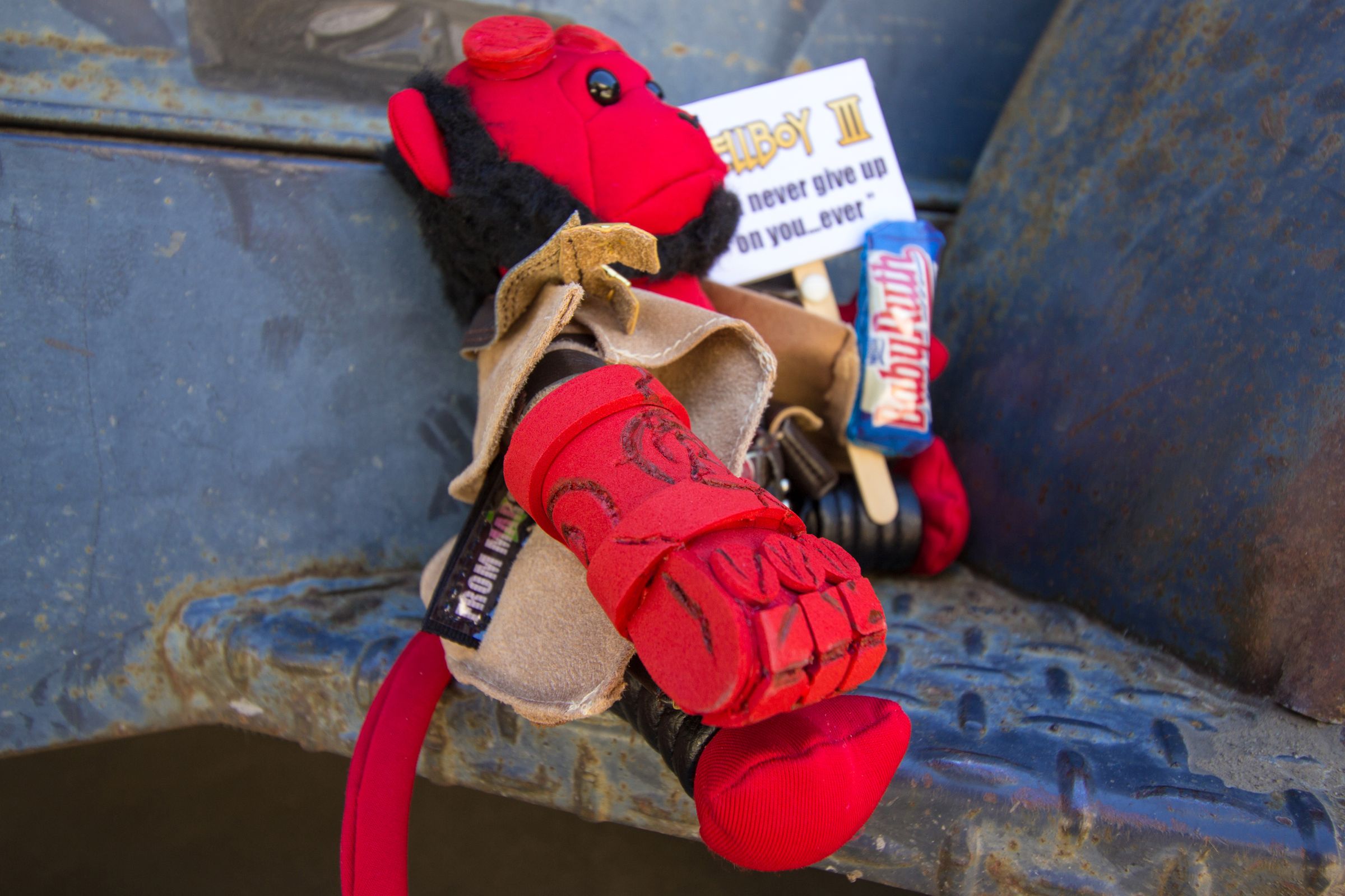 Hellboy Comic Con Costume (For Timmy the ThinkGeek Monkey) : 8 Steps (with Pictures) - Instructables
