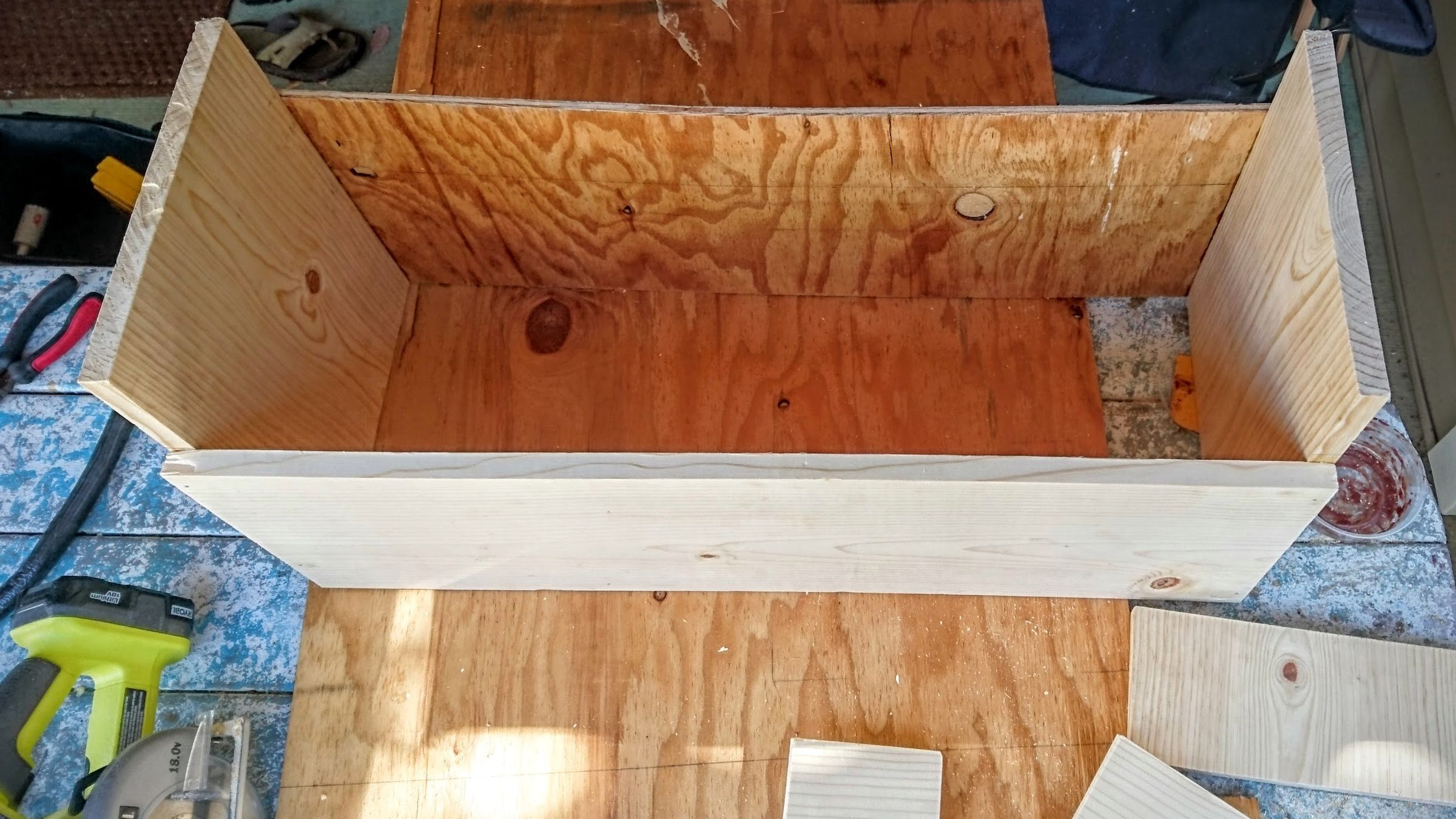 Shoe Box Bench : 4 Steps (with Pictures) - Instructables