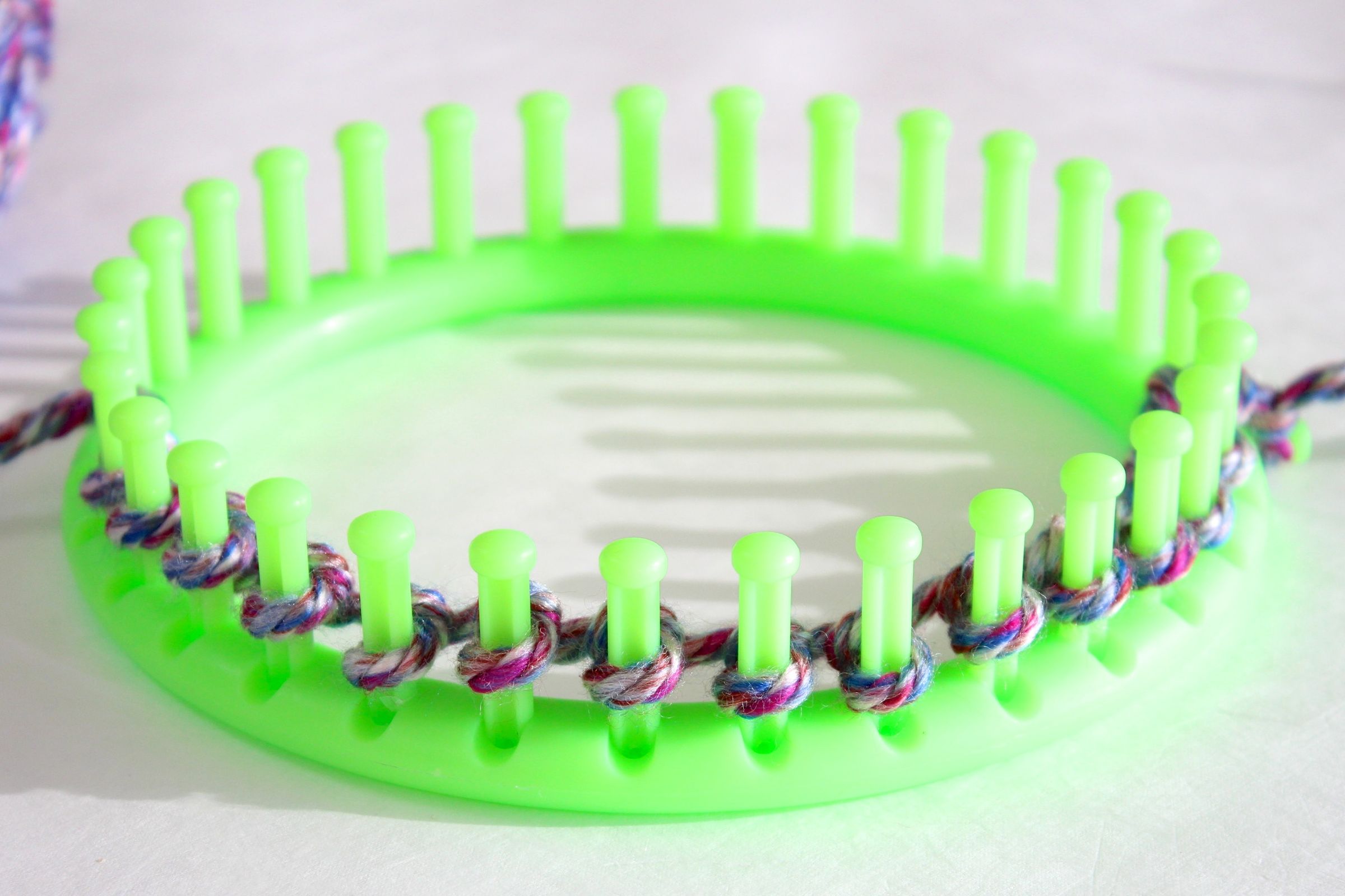 How to Knit an Infinity Scarf on a Loom : 15 Steps (with Pictures ...