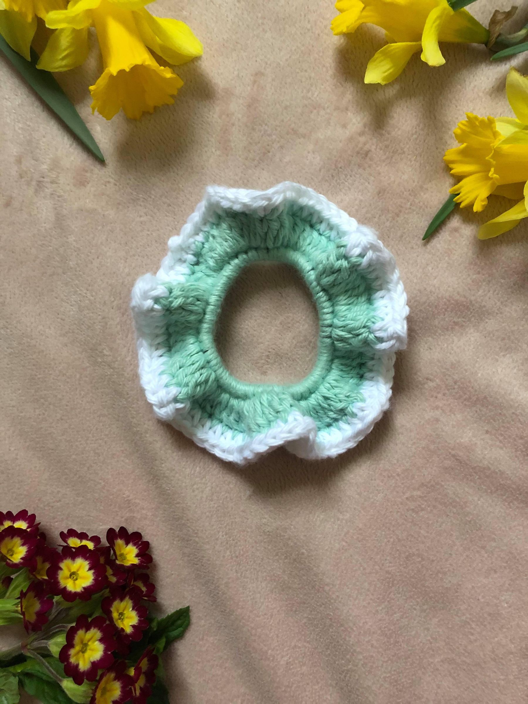 Crochet Ruffle Scrunchie! : 4 Steps (with Pictures) - Instructables