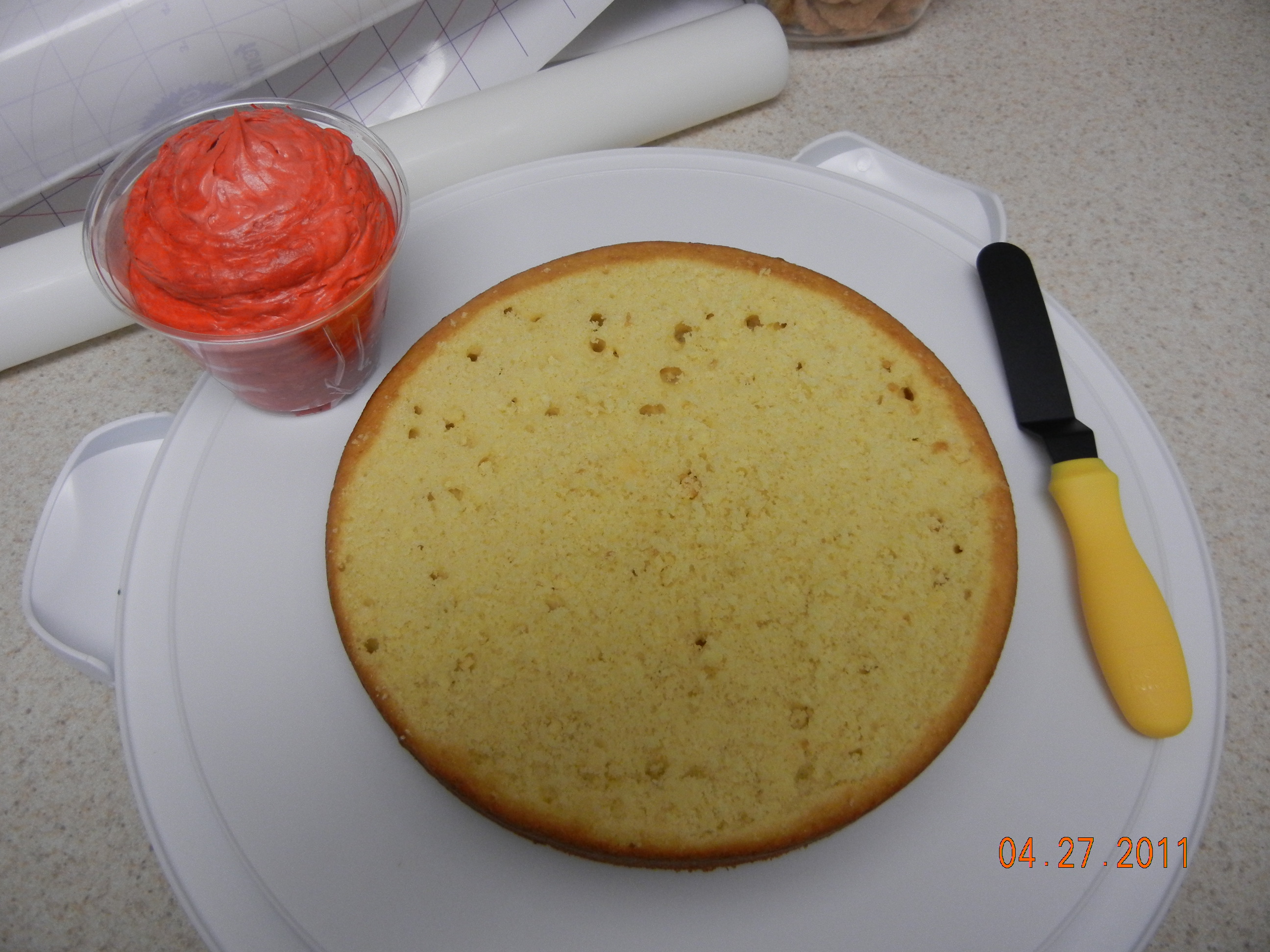 Basic Fondant Cake : 5 Steps (with Pictures) - Instructables