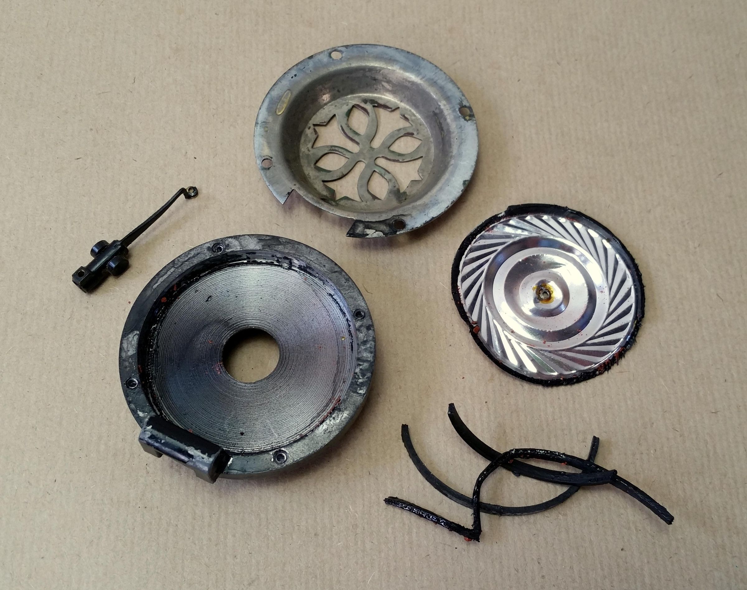 Give an Old Gramophone Some New Life! : 18 Steps (with Pictures ...