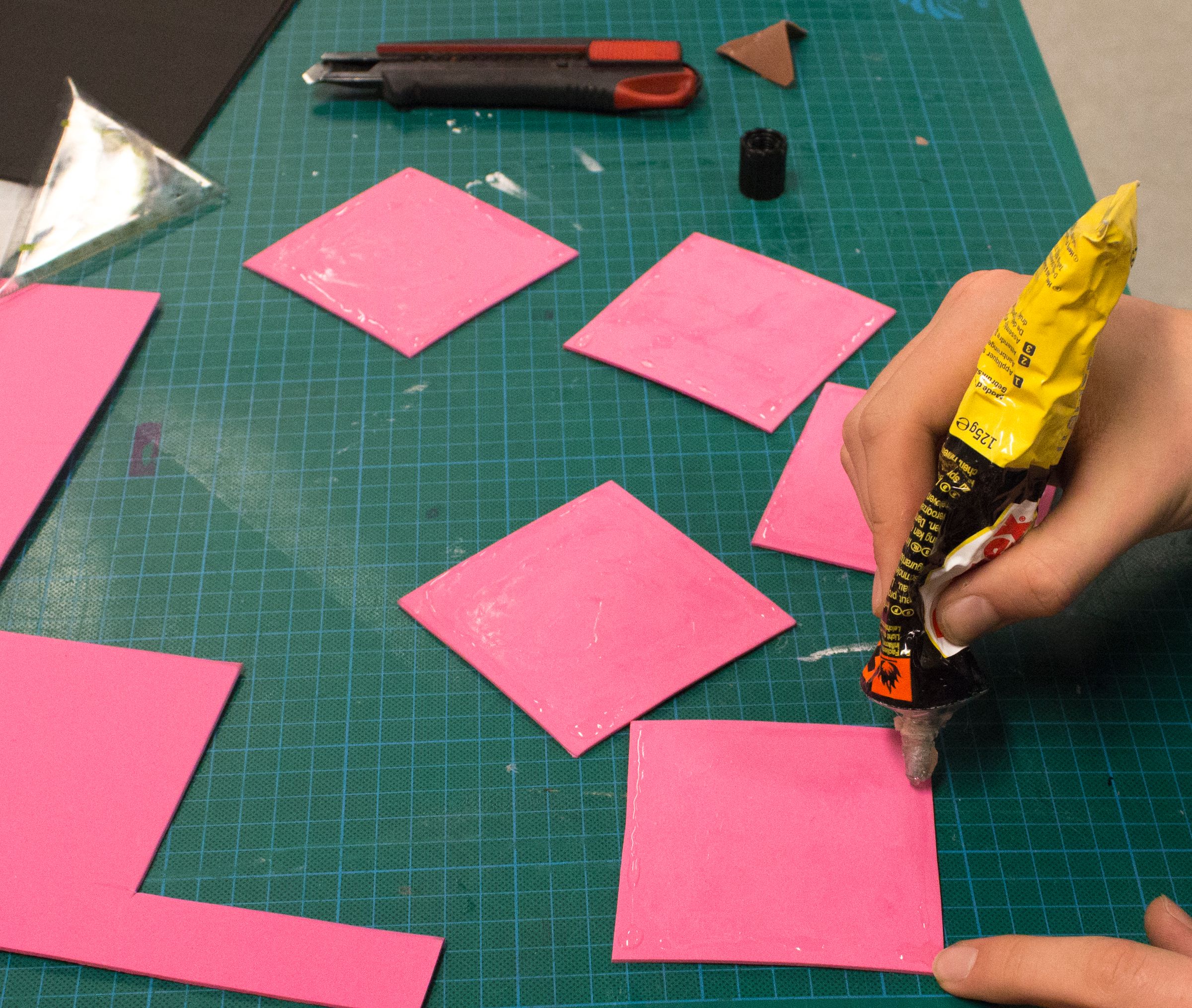 EVA Foam Werkplaats IDC : 4 Steps - Instructables