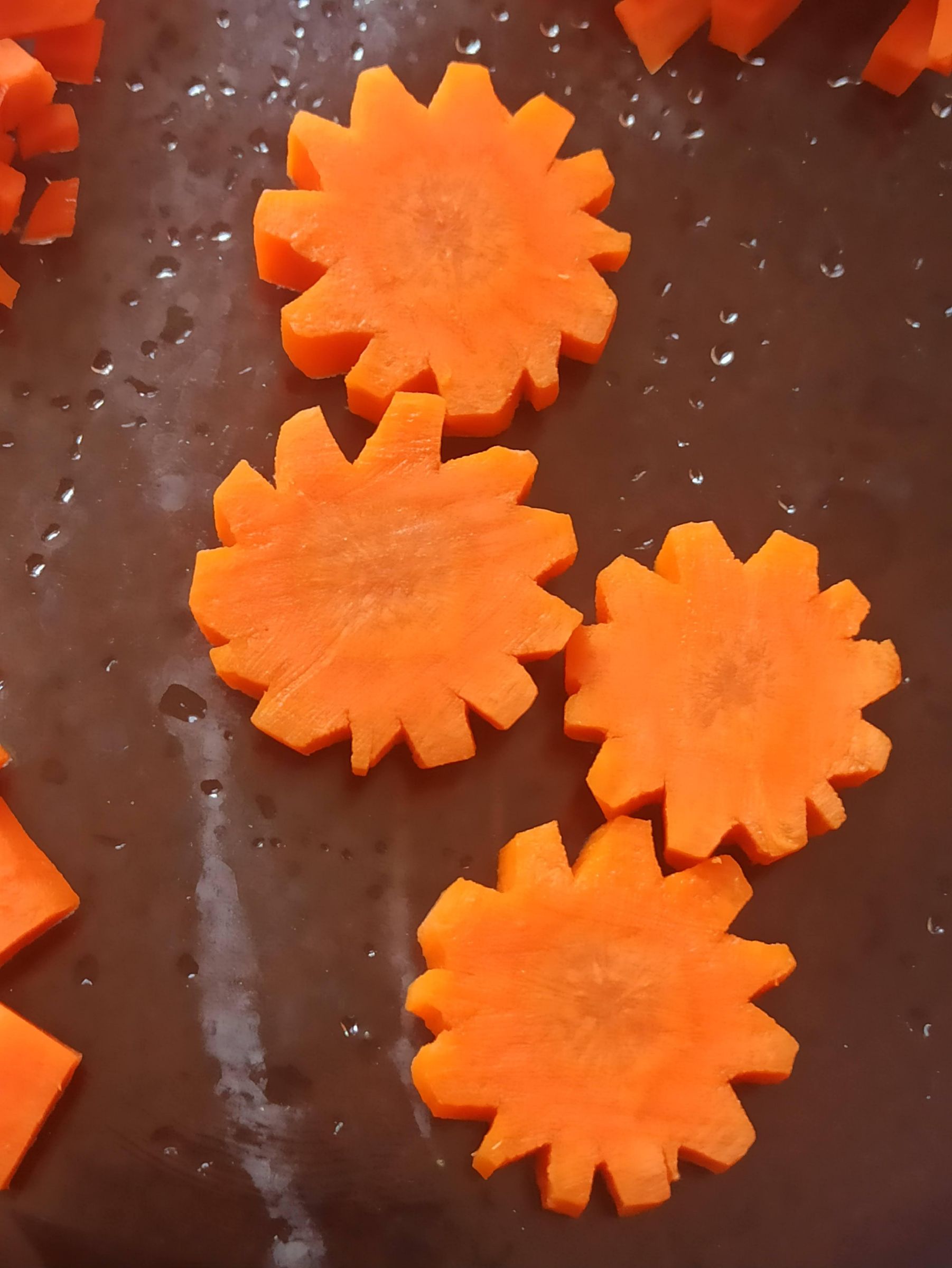 Carrot - Essential Cutting Skills : 11 Steps (with Pictures ...