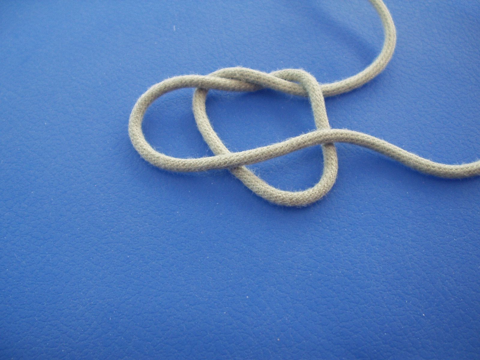 Overhand, Overhand Stopper Knot : 8 Steps - Instructables
