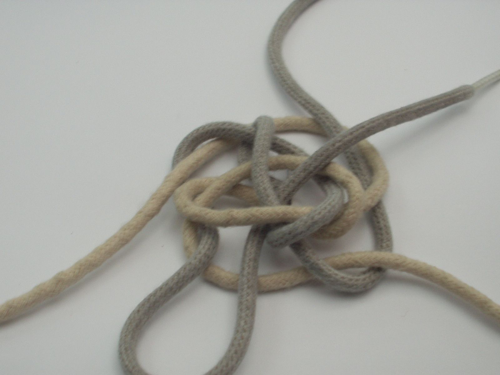 Over Two Crown Diamond Knot : 18 Steps - Instructables