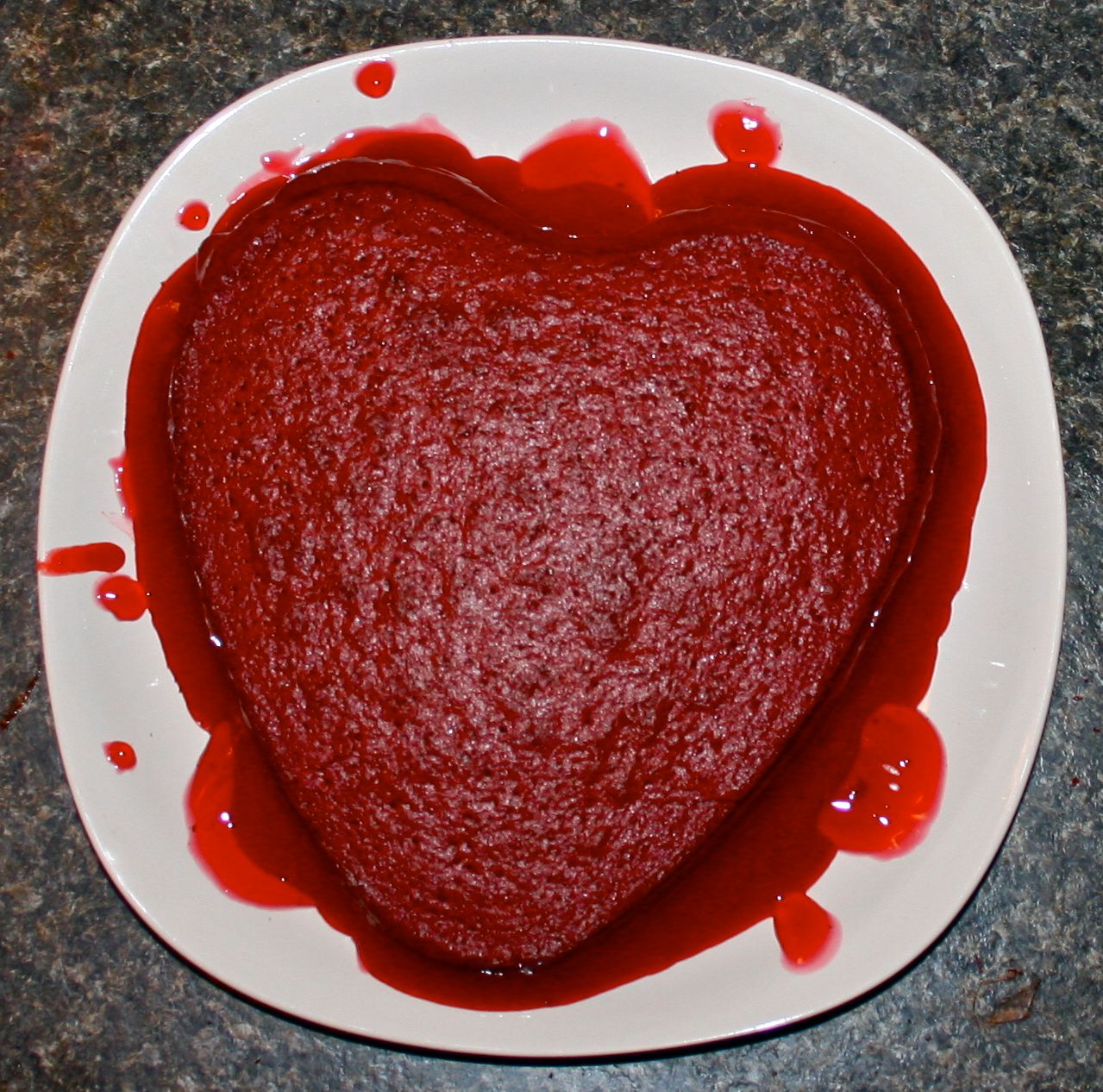 Bleeding Heart Cake : 4 Steps - Instructables