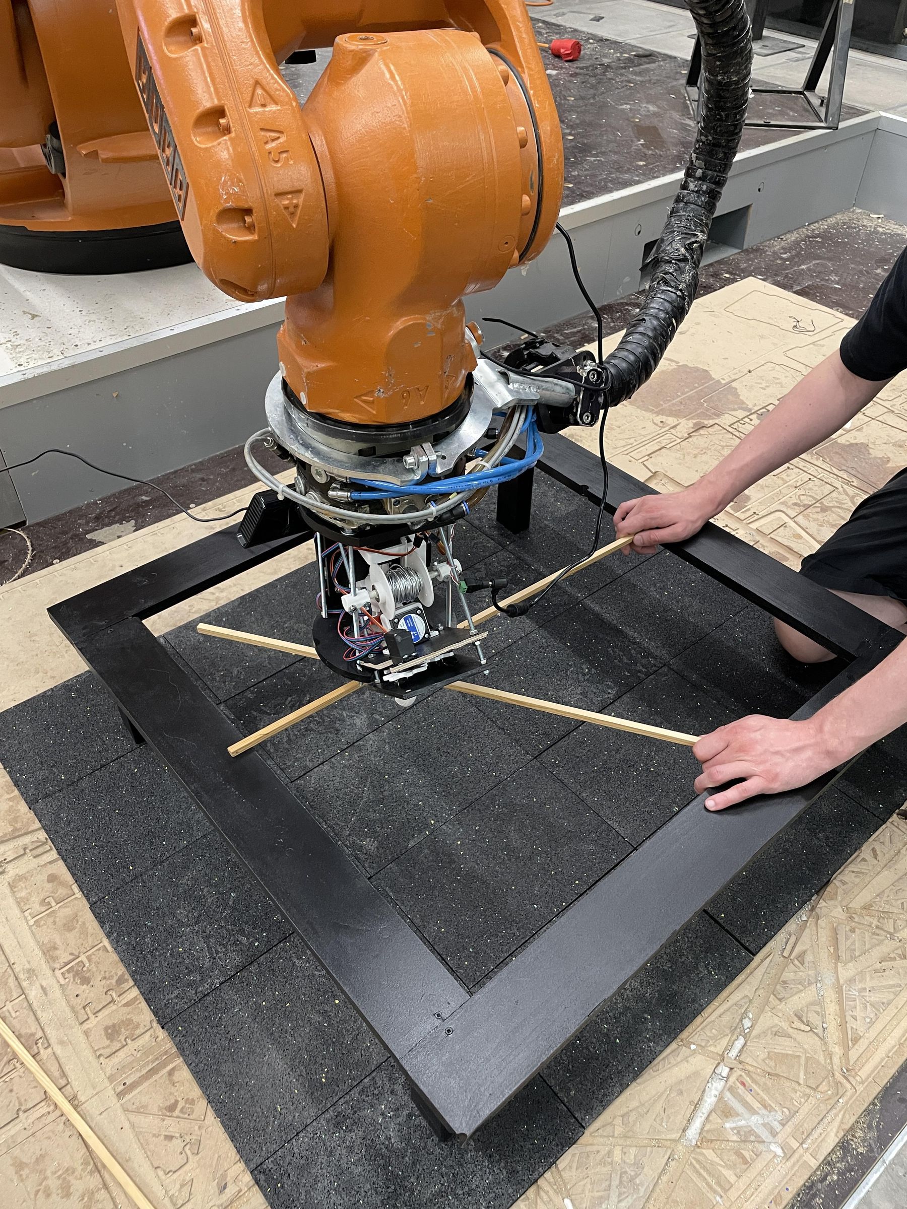 Material Manipulation Machine | TiedUp | End-Effector for Interactive ...