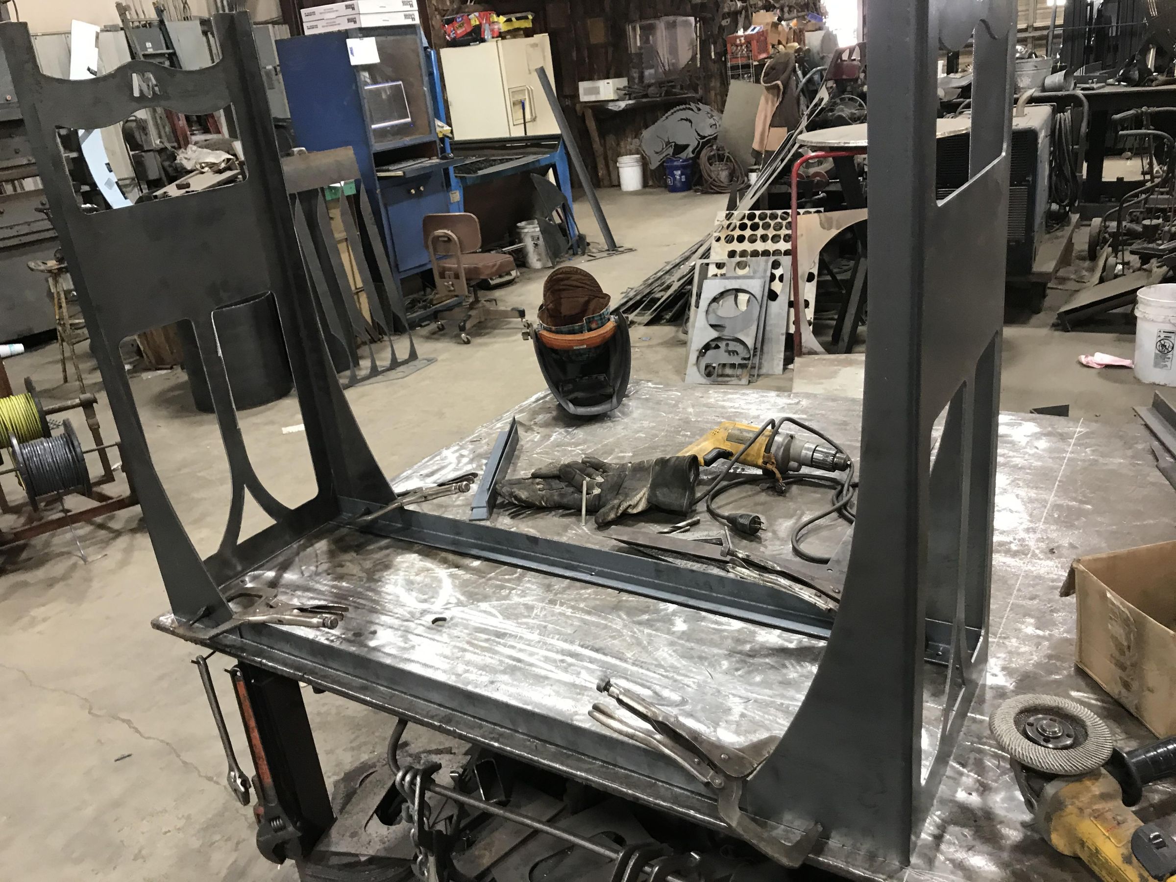 Industrial TV/Hall Table : 16 Steps (with Pictures) - Instructables