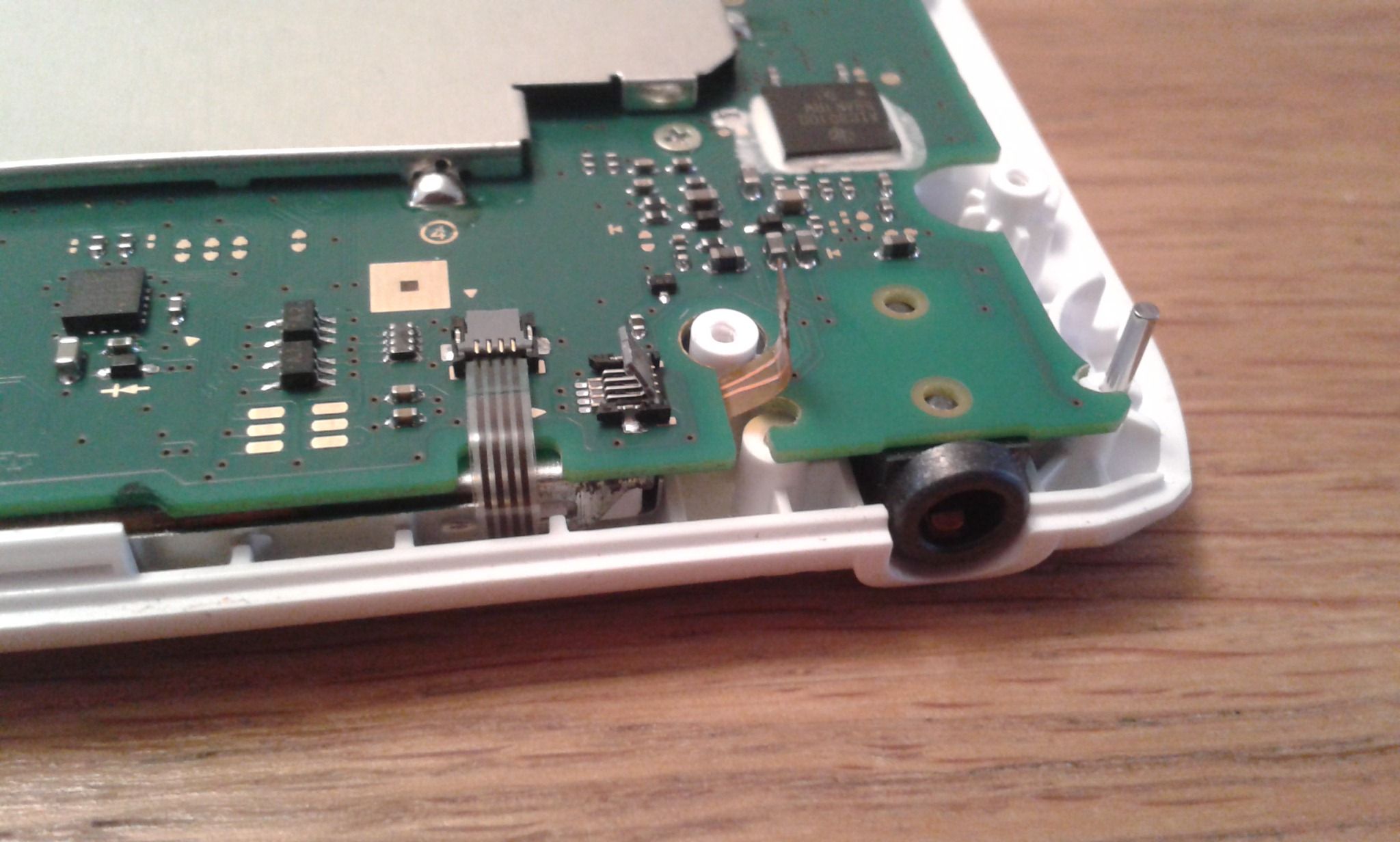 2DS Screen Repair : 11 Steps (with Pictures) - Instructables
