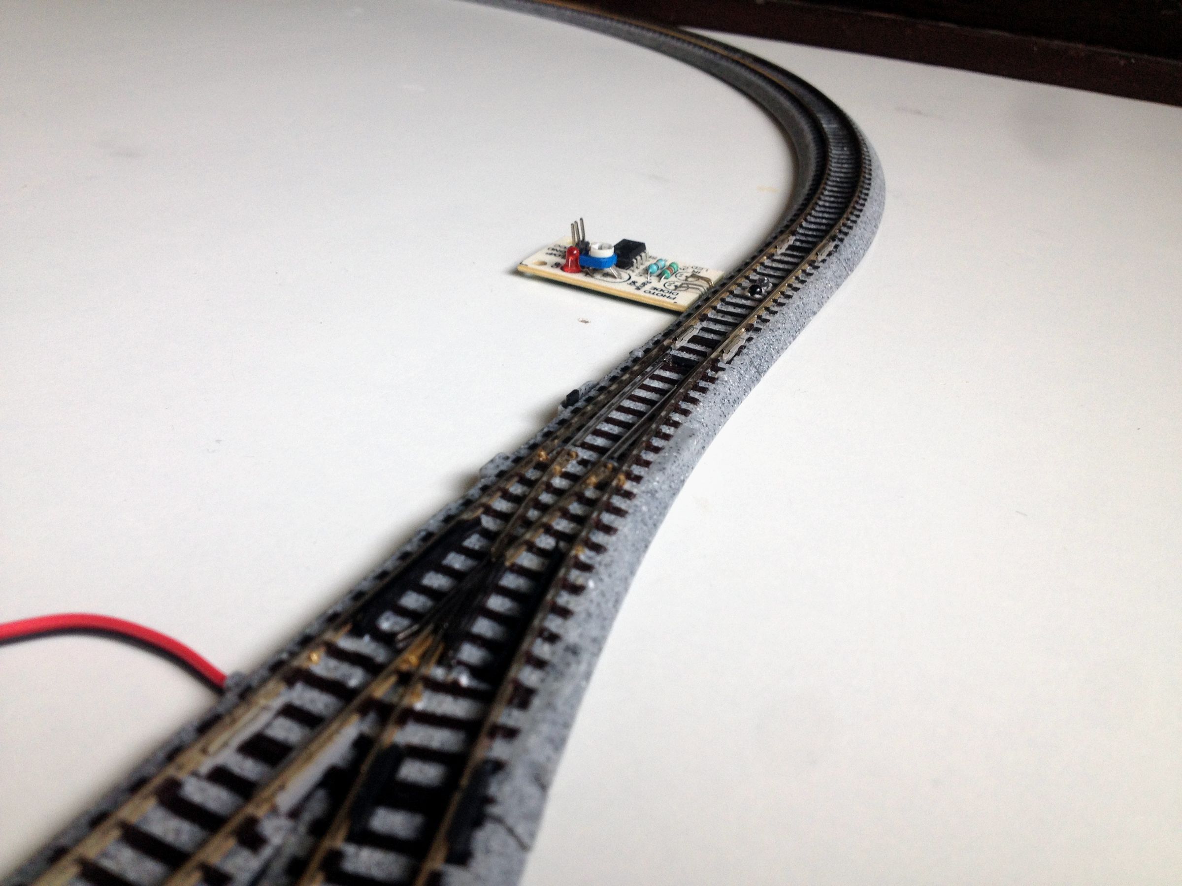 two train automated layout | Model Scenery Tutorials