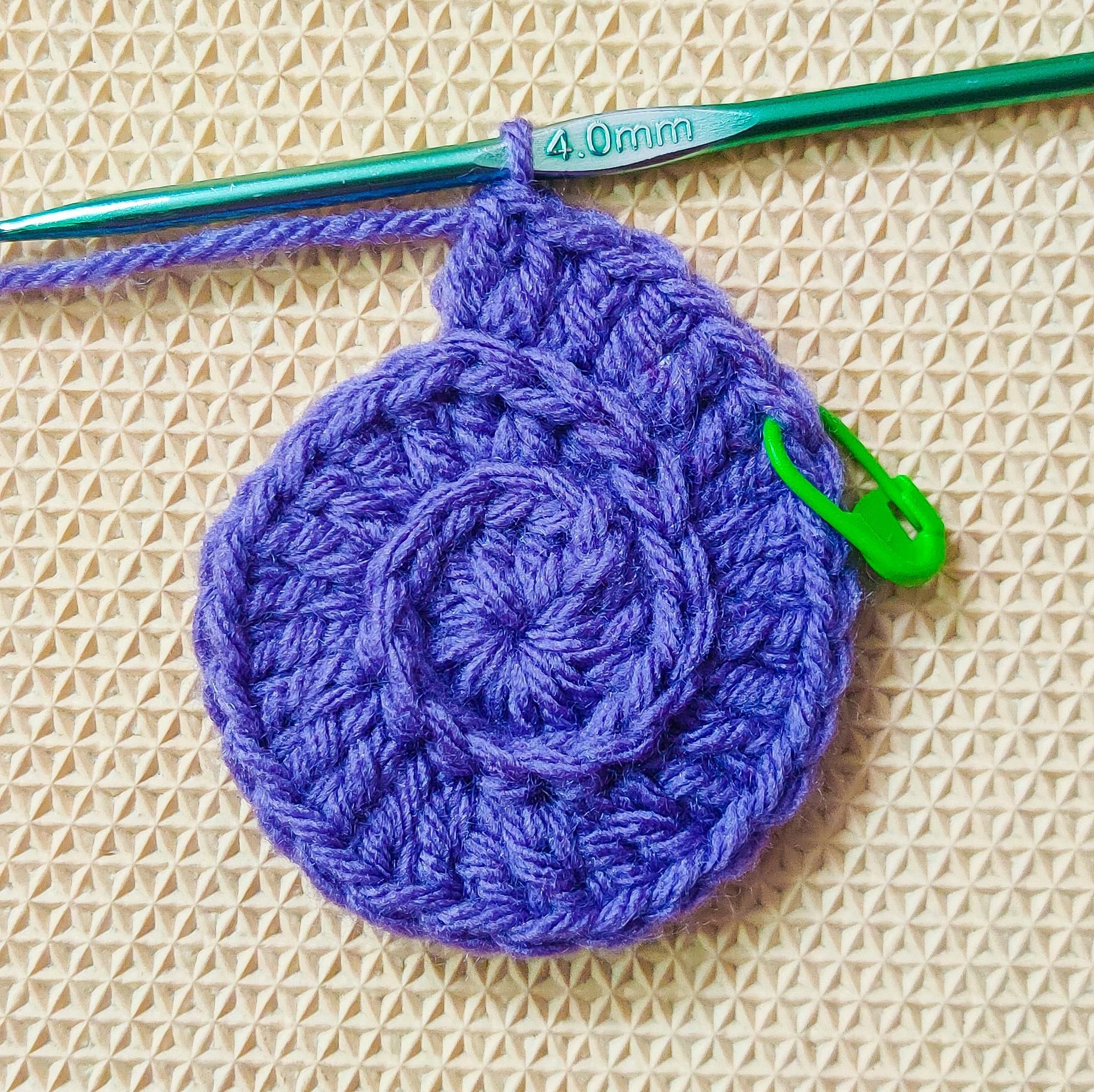 Crochet Seamless Spiral Circle With Raised Ridges : 7 Steps (with ...