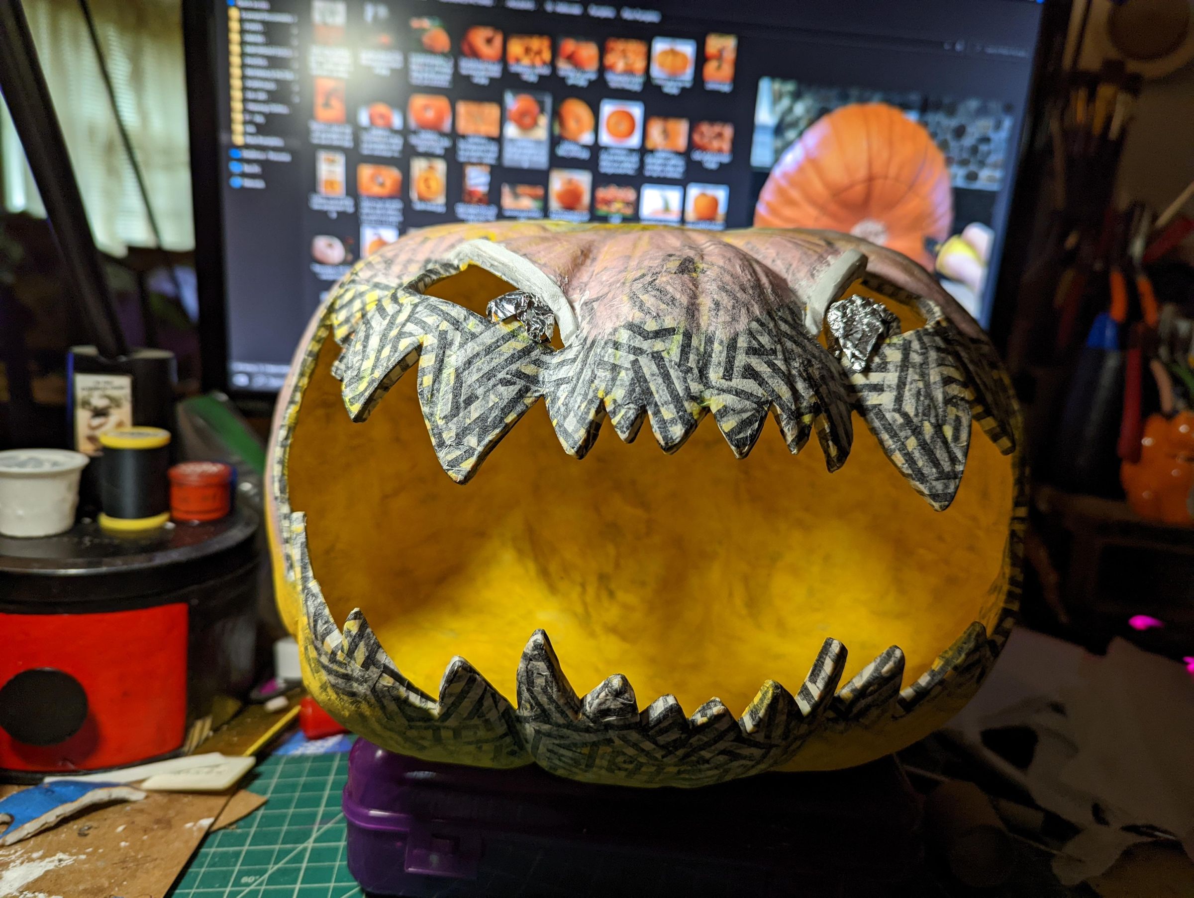 DIY Paper Maché Jack-O'Lantern : 10 Steps (with Pictures) - Instructables