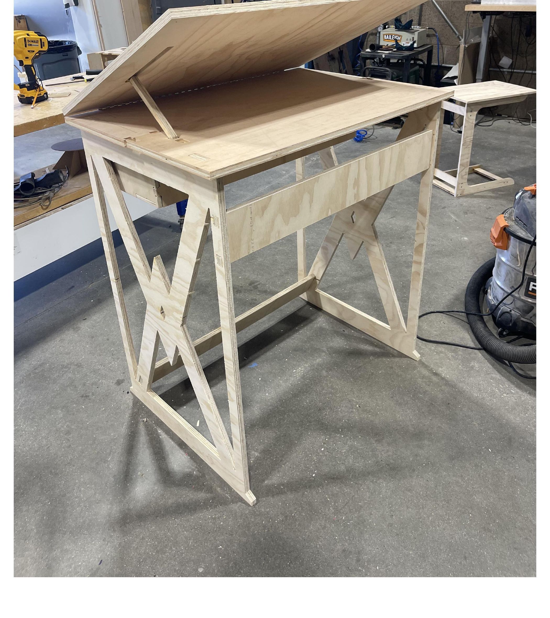 Drawing Desk : 8 Steps - Instructables
