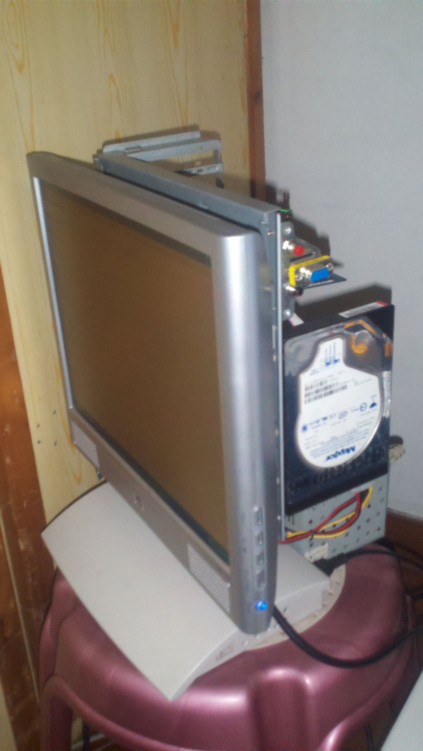 $0 COST, 100% E-WASTE, COMPACT IMAC CLONE : 19 Steps - Instructables