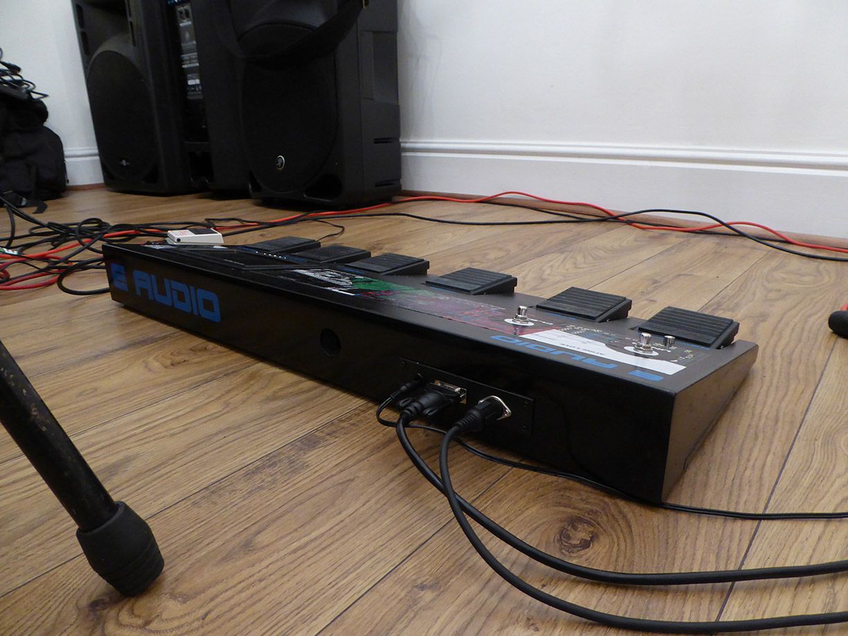 DIY Chewie Monsta (Ed Sheeran) Loop Pedal : 5 Steps - Instructables
