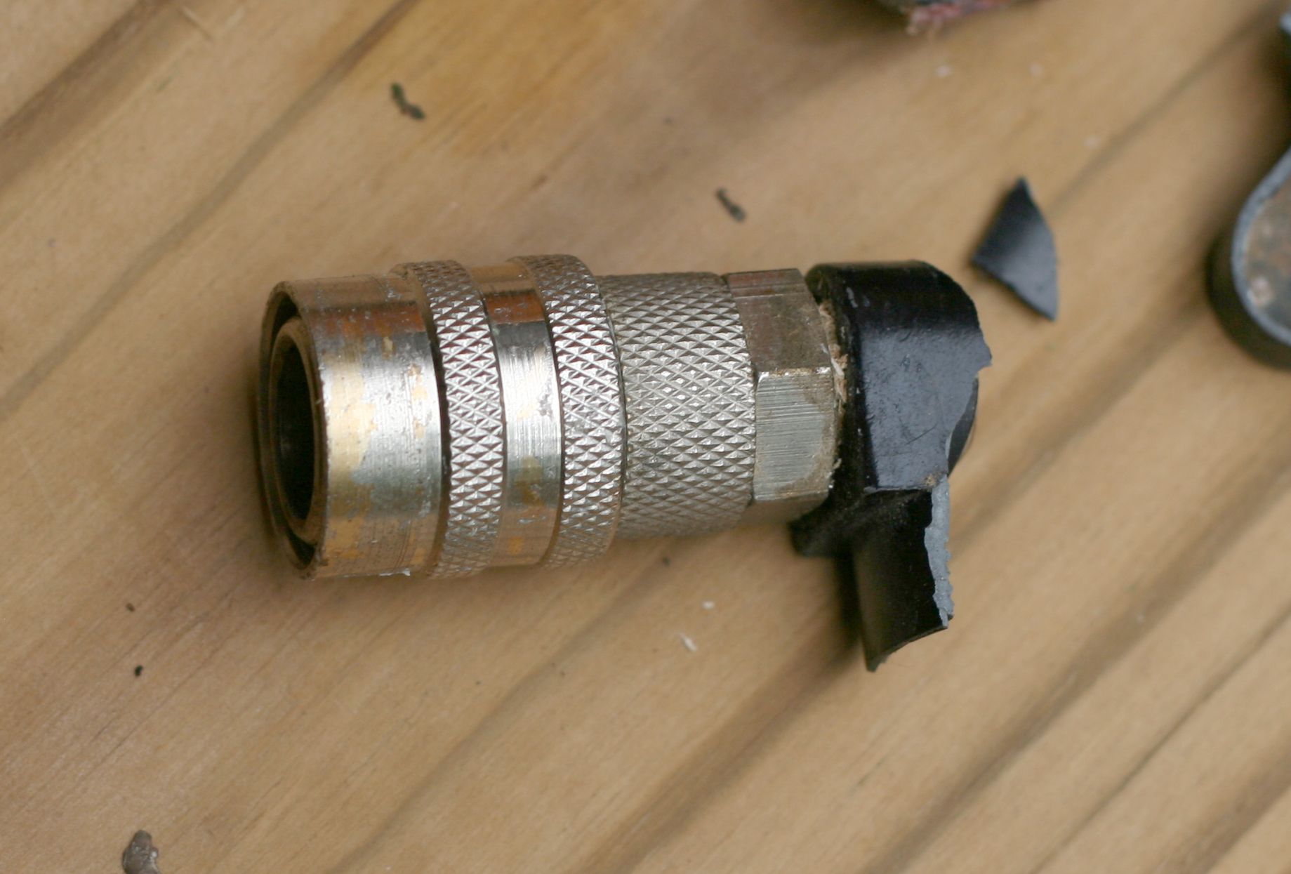 Replace the Regulator on a Pancake Air Compressor : 5 Steps (with ...