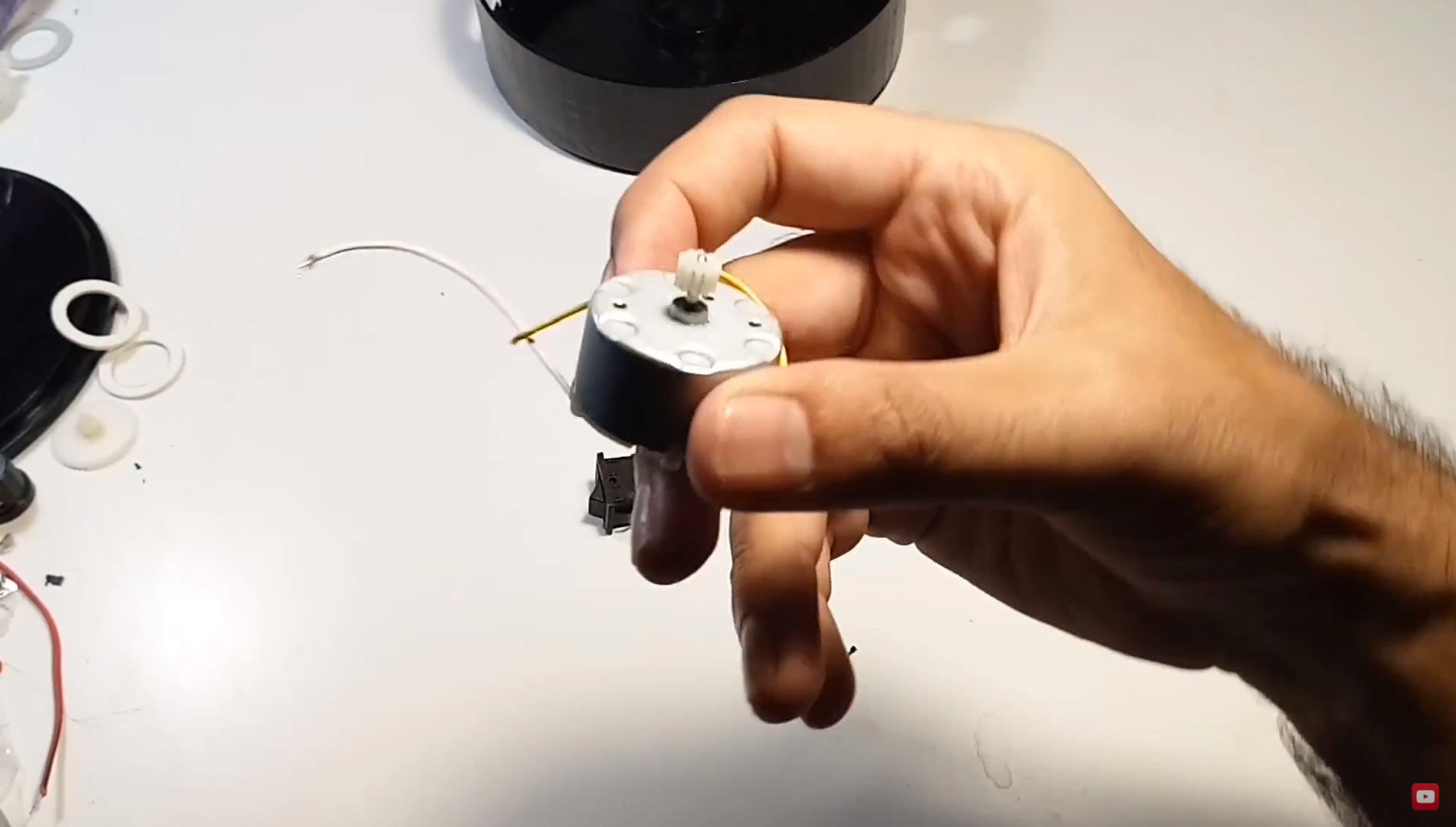 Awesome Easy Turntable to Show Off Your Projects : 5 Steps - Instructables