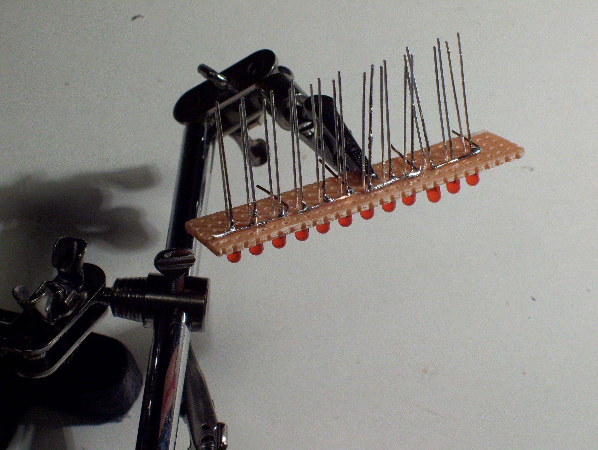 Charlieplexed Row of LED Lights, for the Arduino : 9 Steps (with Pictures) - Instructables