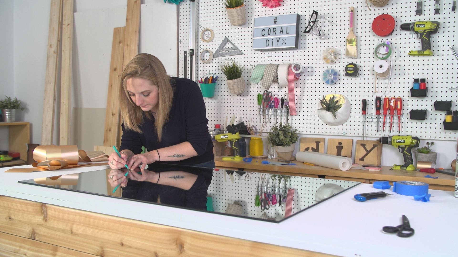 DIY Vanity Mirror : 16 Steps (with Pictures) - Instructables